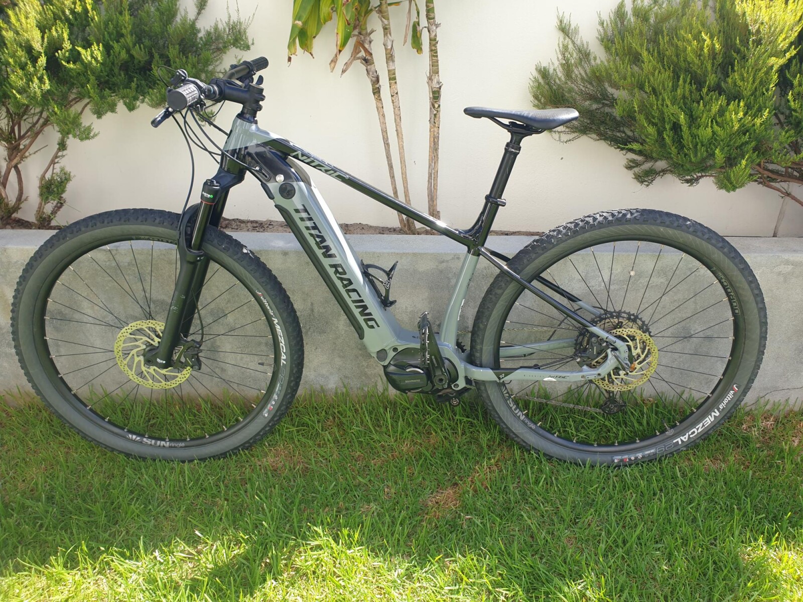 ** Titan Nitric Elite E-Bike ** | Hardtail Mountain E-Bikes | Bike Hub