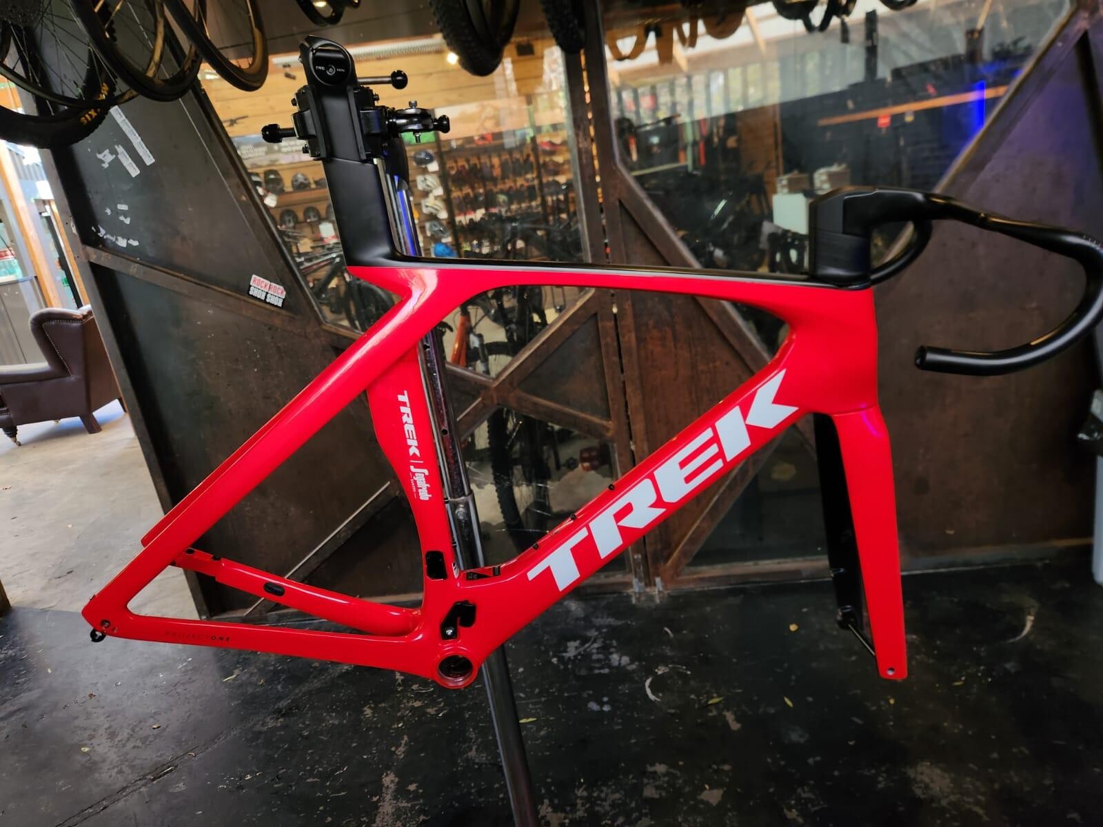 Madone SLR GEN 7 | Road Bike Frames | Bike Hub