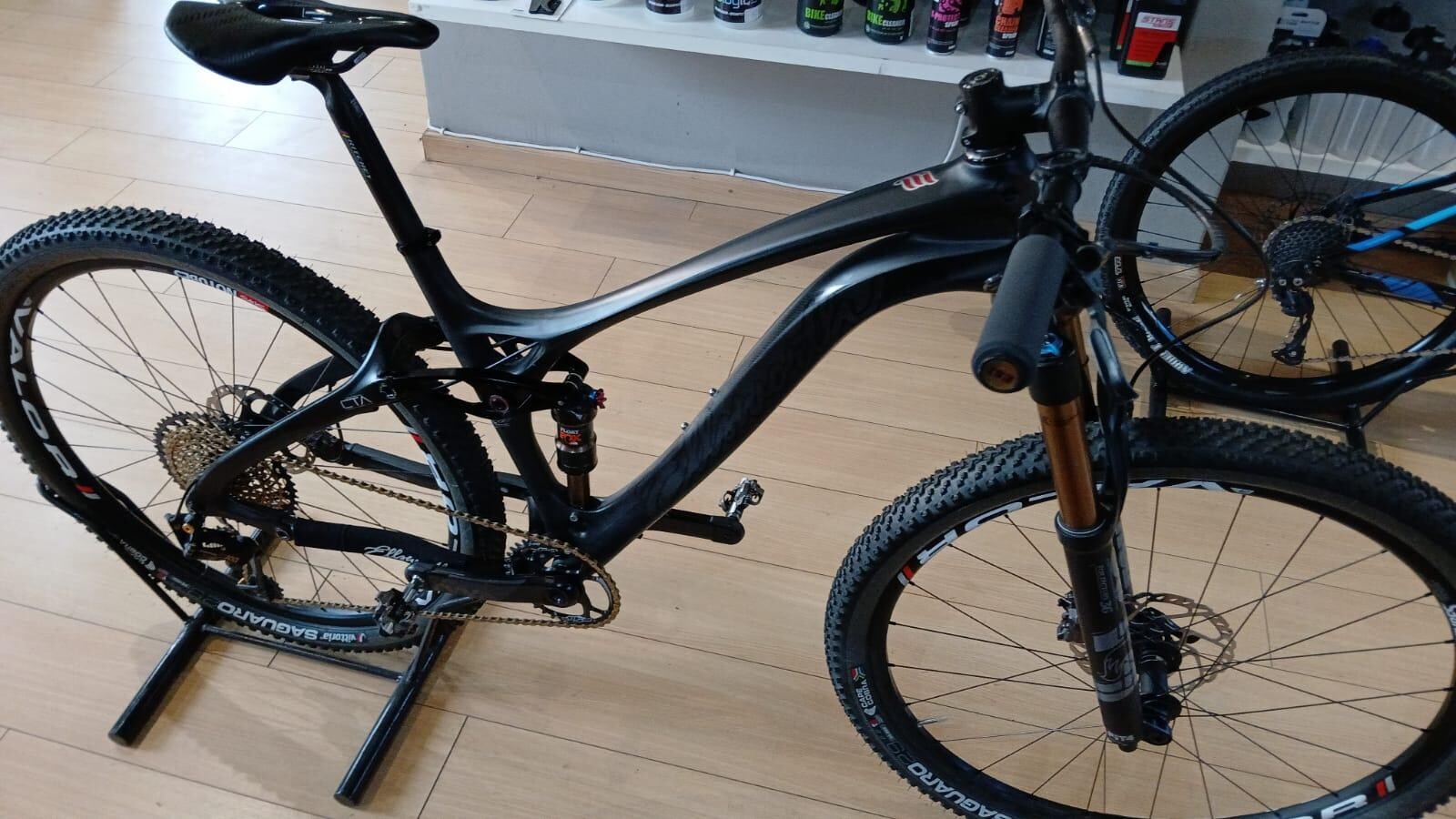 Ellsworth Epiphany Carbon | Dual Suspension Mountain Bikes | Bike Hub