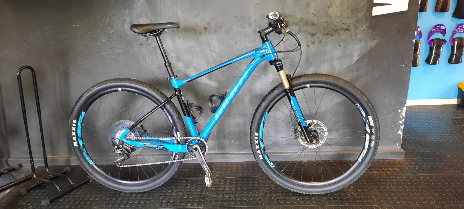 HALF PRICE BLACK FRIDAY SPECIAL! Giant Fathom 1 | Hardtail Mountain ...