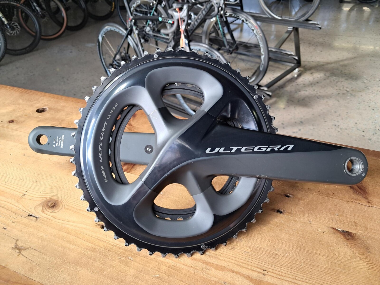 Shimano Ultegra R8000 crankset 172.5mm | Cranksets | Bike Hub