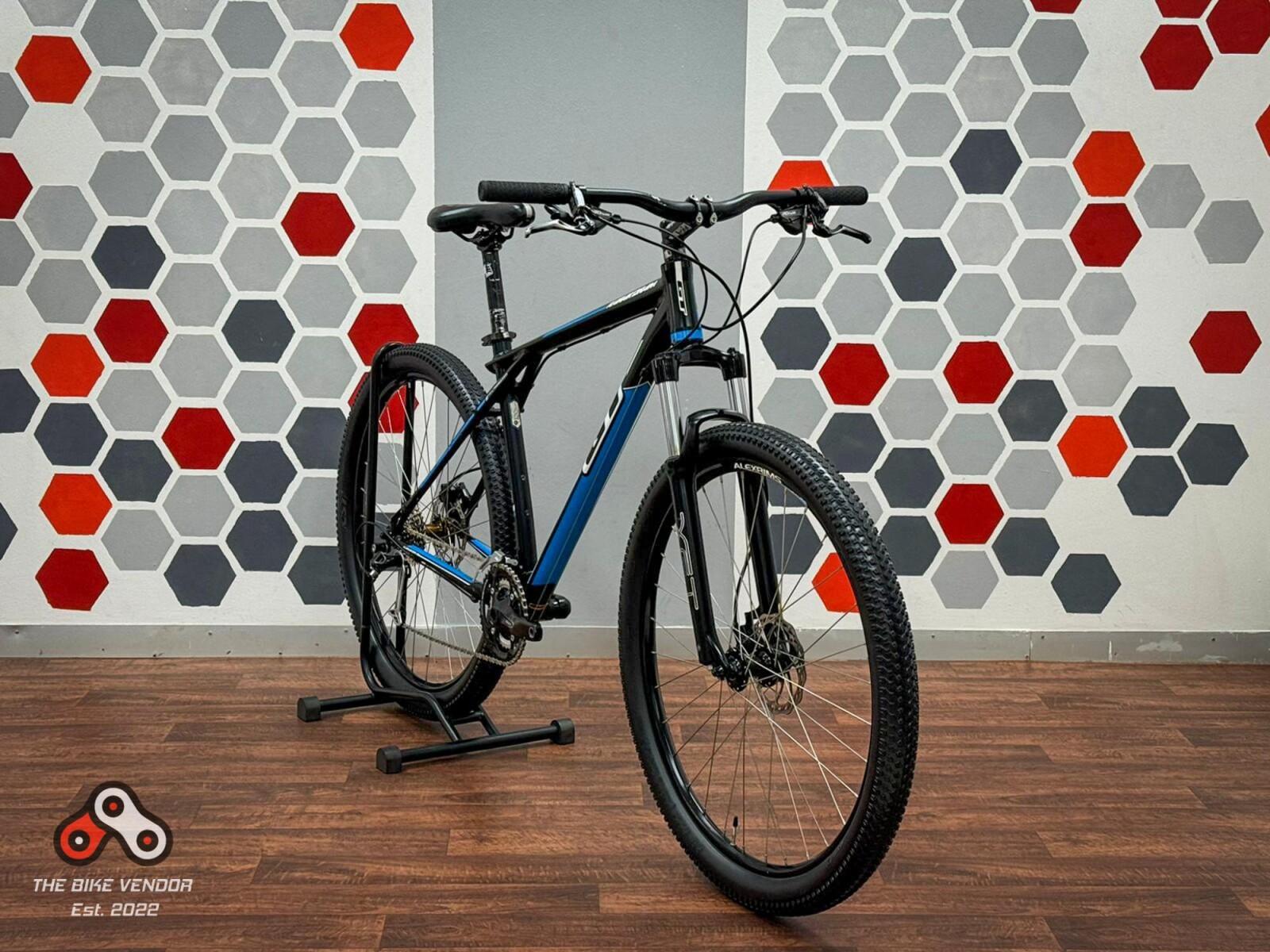 GT Karakoram - Shimano - Hydraulic Disc Brakes | Hardtail Mountain ...