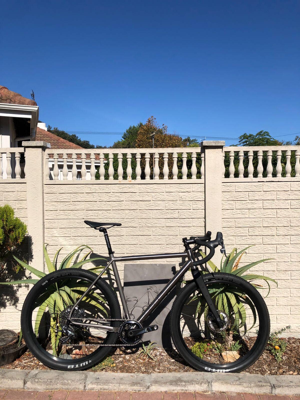 Curve Kevin Ti | Gravel Bikes | Bike Hub