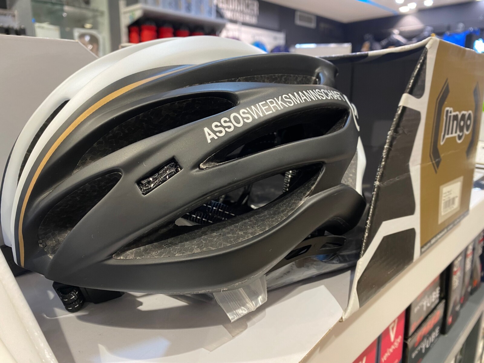 Assos Jingo Helmet | Helmets | Bike Hub