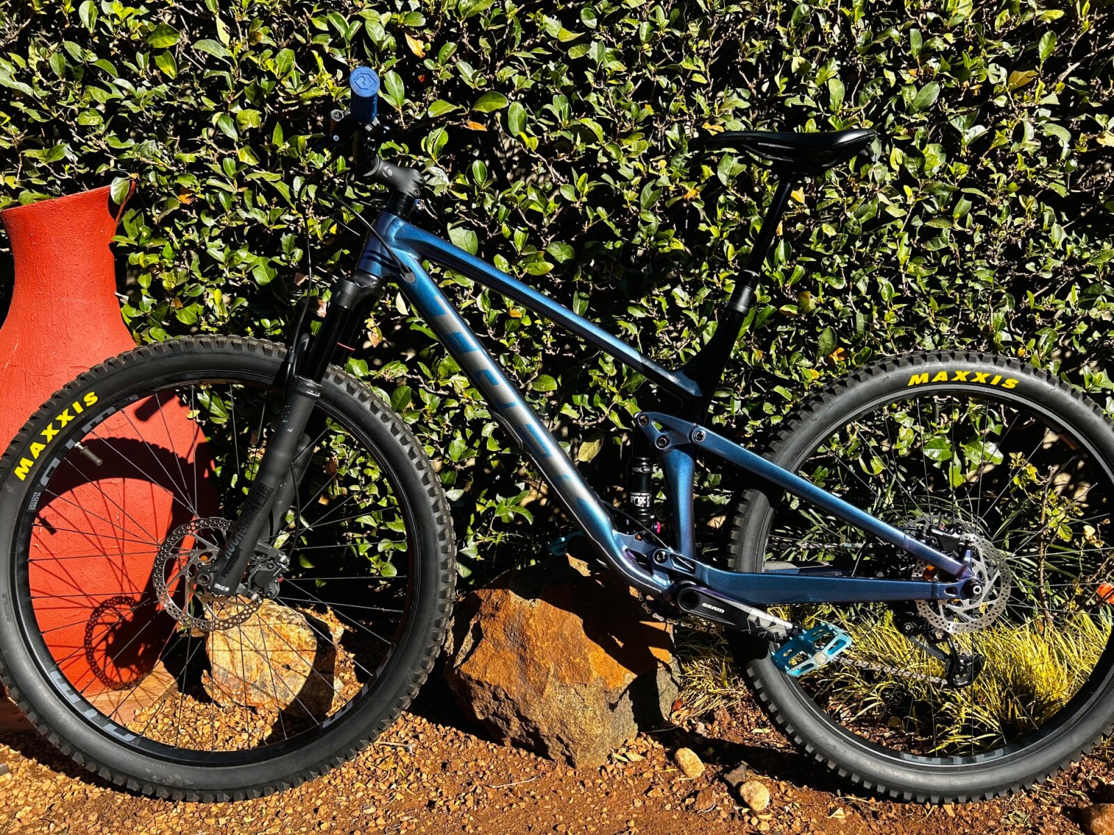 *UPGRADED* Trek Top Fuel 8 | Dual Suspension Mountain Bikes | Bike Hub