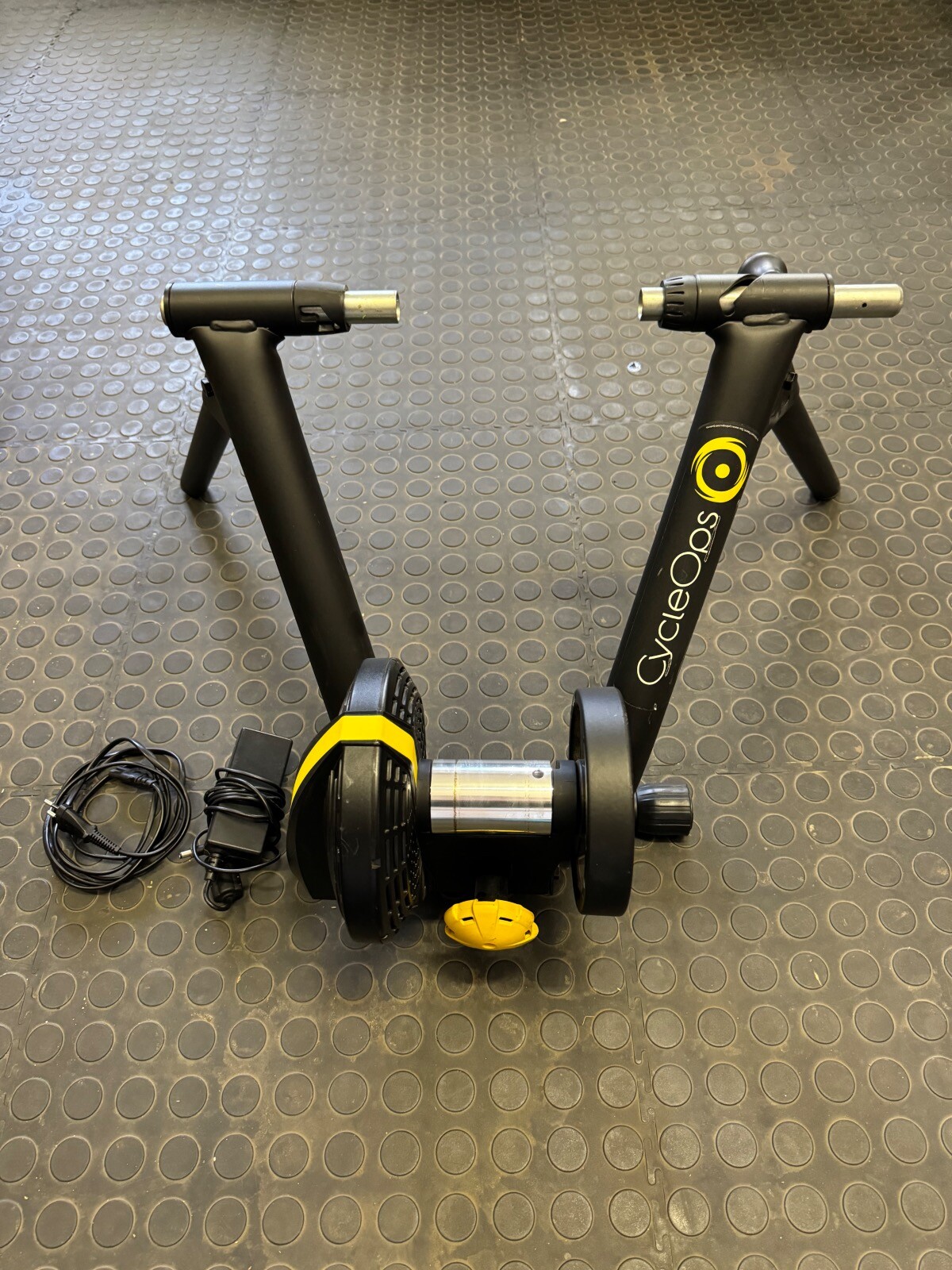 Saris CycleOps M2 Smart Bike Trainer | Indoor Trainers & Accessories | Bike Hub