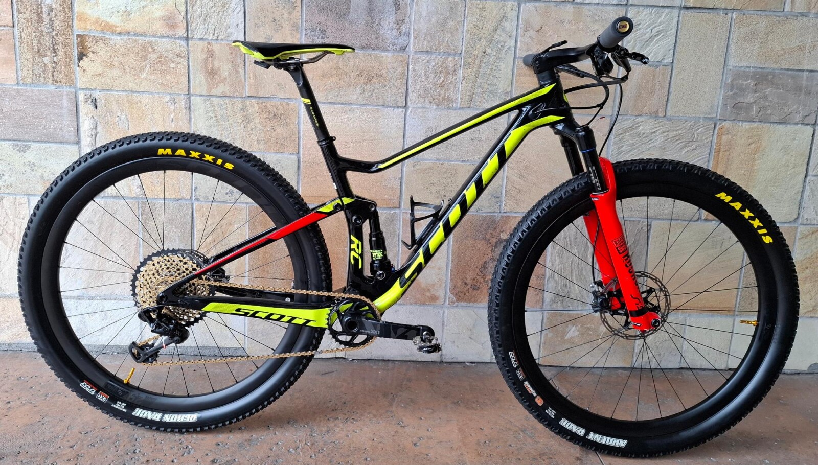 Scott Spark RC 900 WC | Dual Suspension Mountain Bikes | Bike Hub