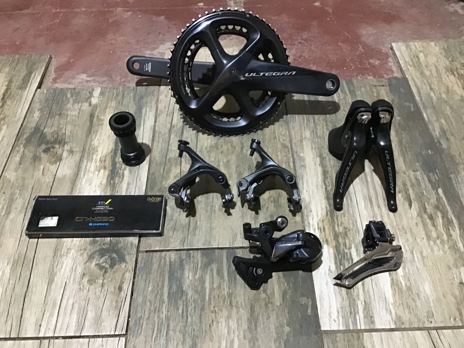 Shimano Ultegra R8000 Groupset | Complete Groupsets | Bike Hub