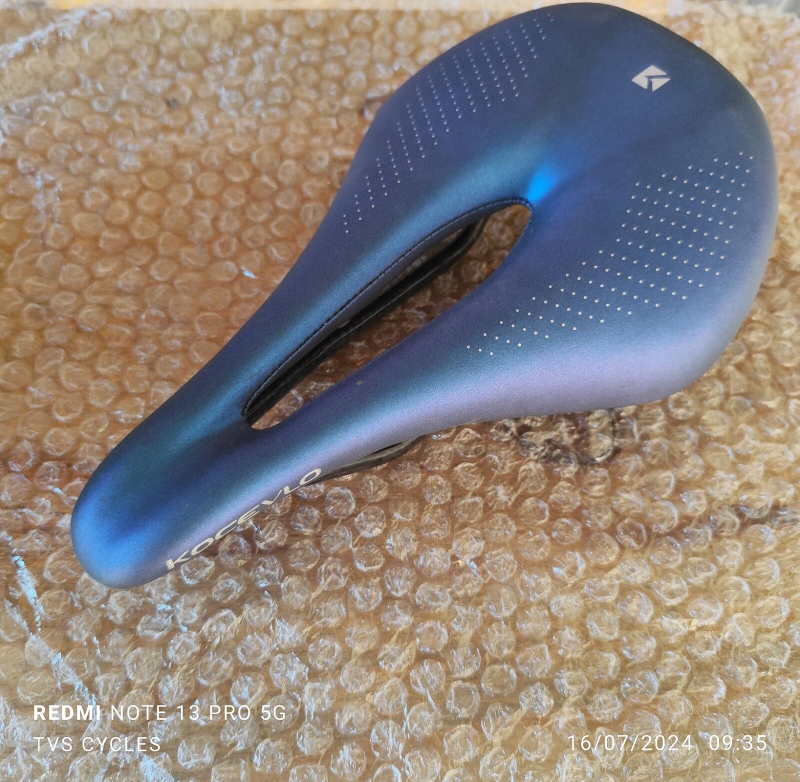 Full Carbon Kocevlo saddle | Saddles | Bike Hub