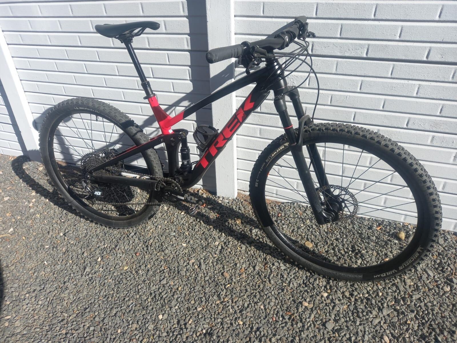 Trek Top Fuel 8 | Dual Suspension Mountain Bikes | Bike Hub