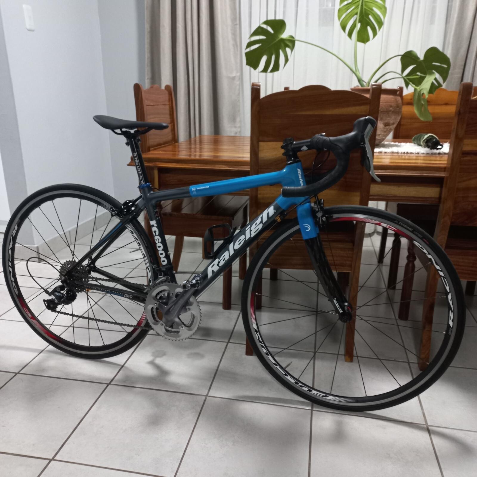 Raleigh RC6000 | Road Bikes | Bike Hub