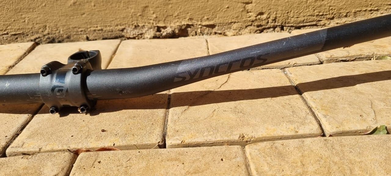 Syncross handlebar and stem | Handlebars | Bike Hub