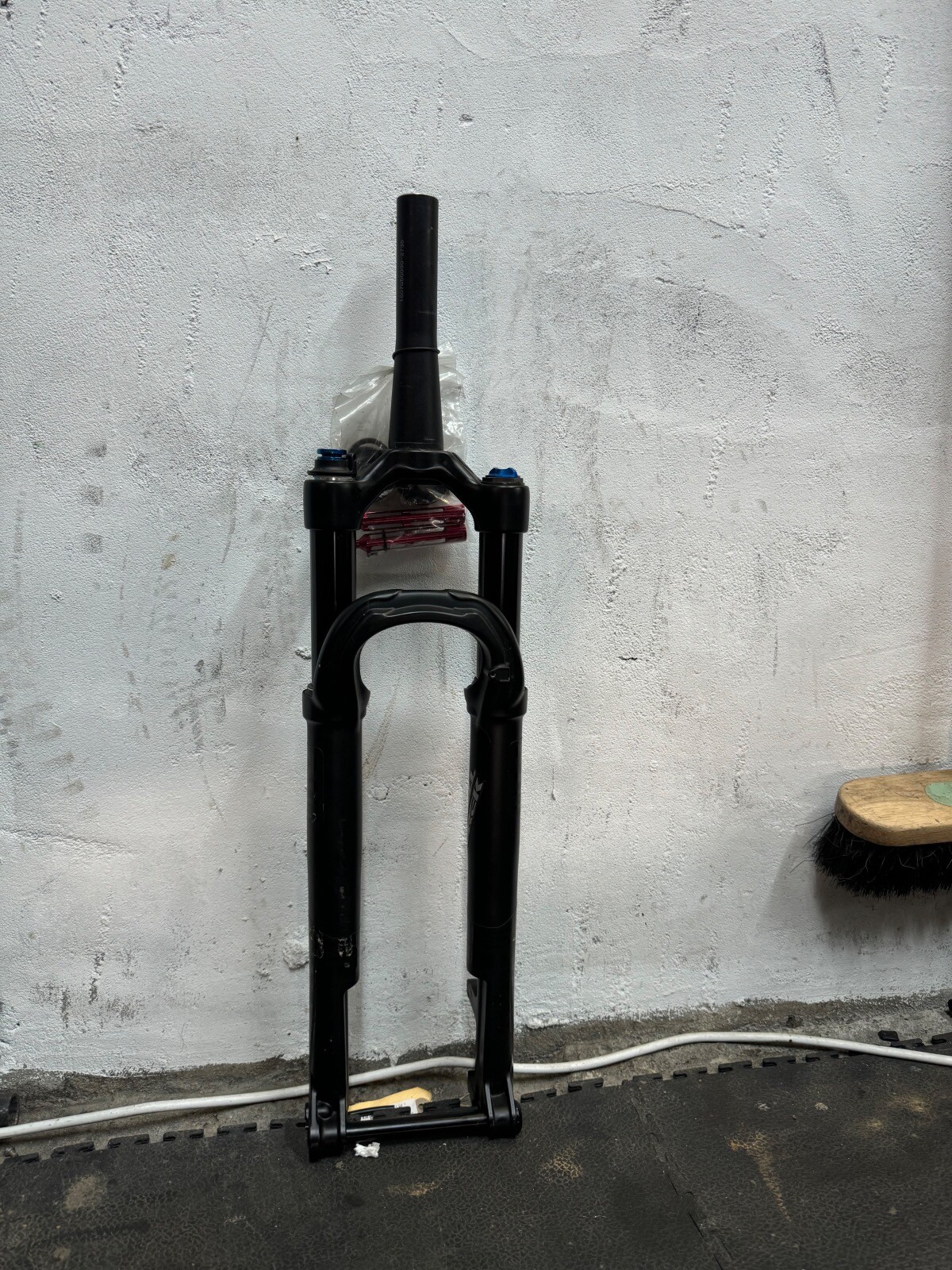 Fox 32 Performance series 100mm | Mountain Bike Forks | Bike Hub