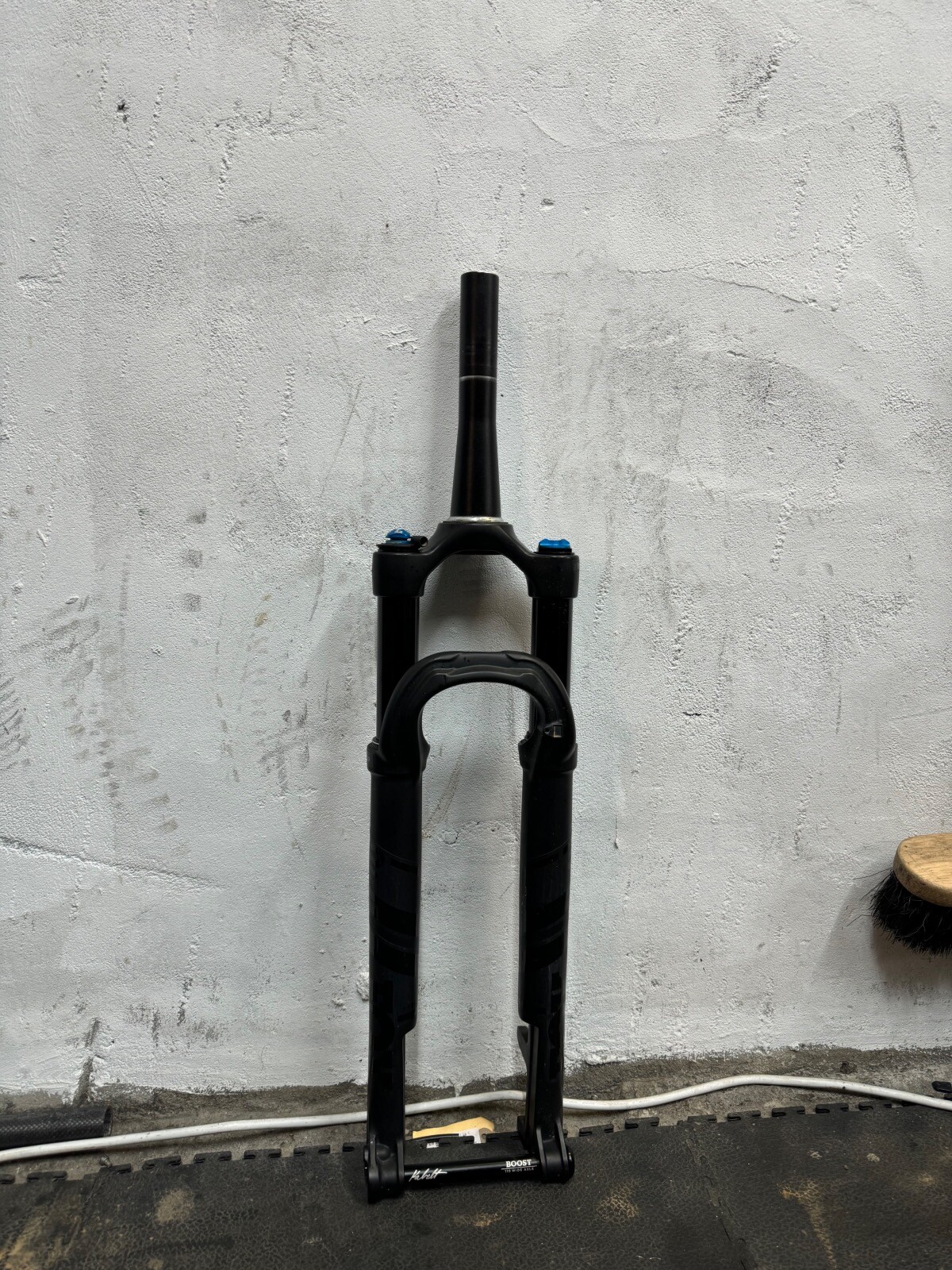 Fox Step cast 32 remote lockout | Mountain Bike Forks | Bike Hub