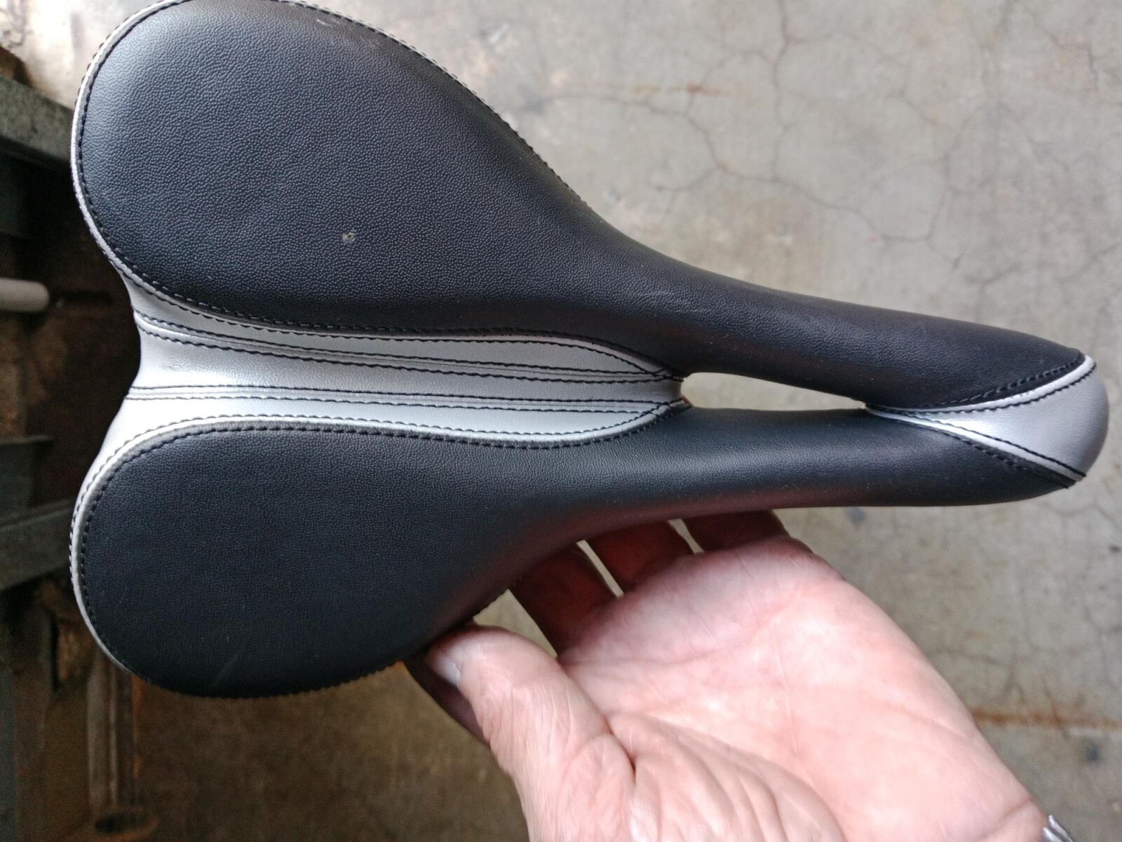 Saddle and post and bike stand | Saddles | Bike Hub