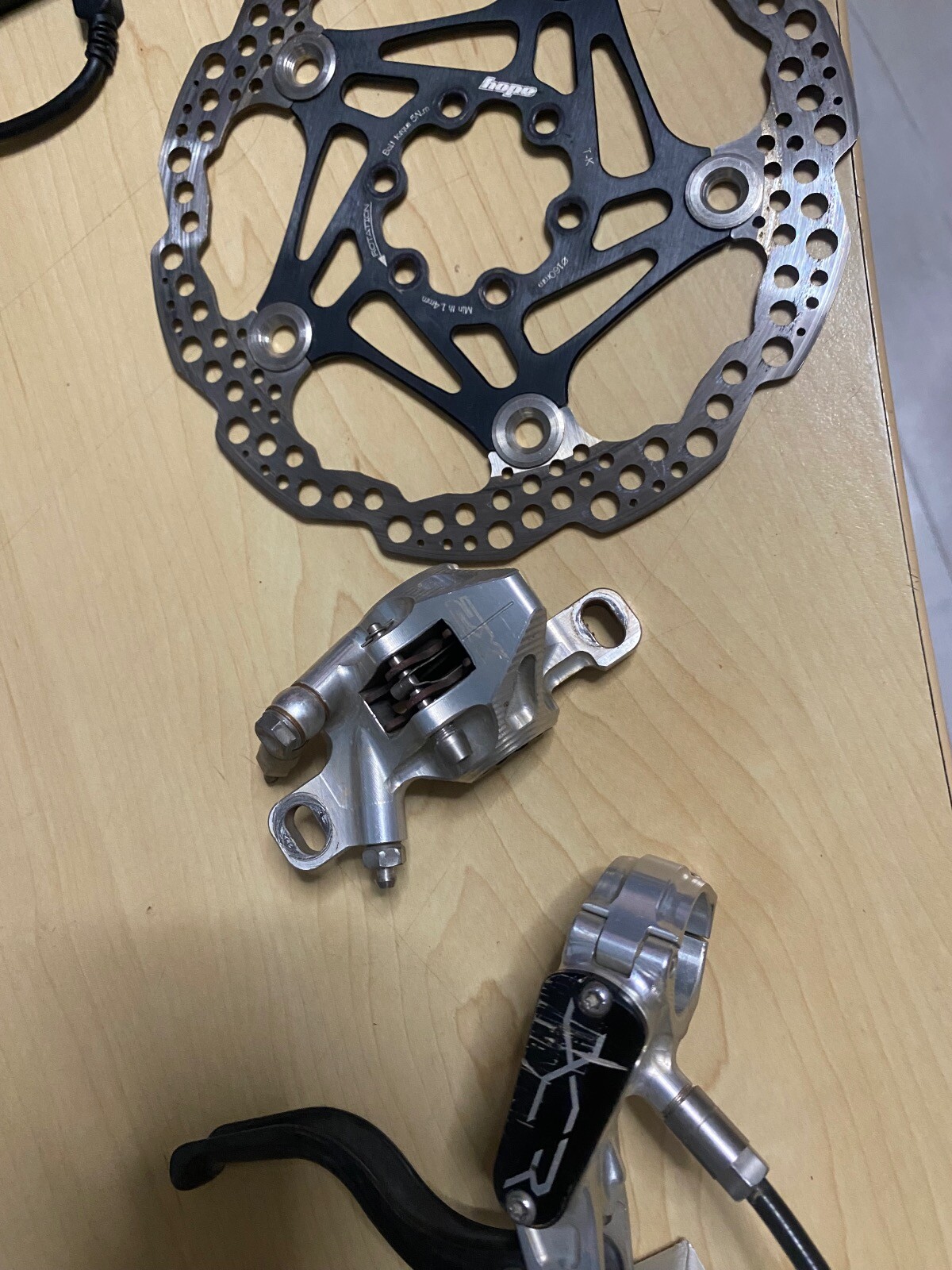 Hope XCR | Mountain Bike Brakes | Bike Hub