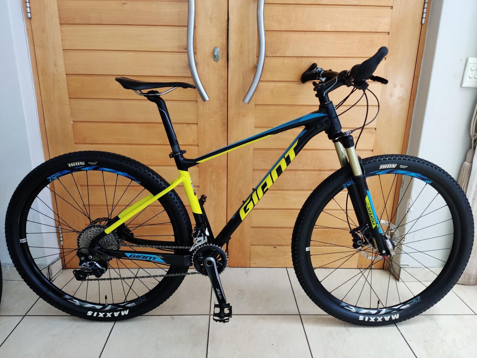 Giant Fathom 1 29er / Medium | Hardtail Mountain Bikes | Bike Hub