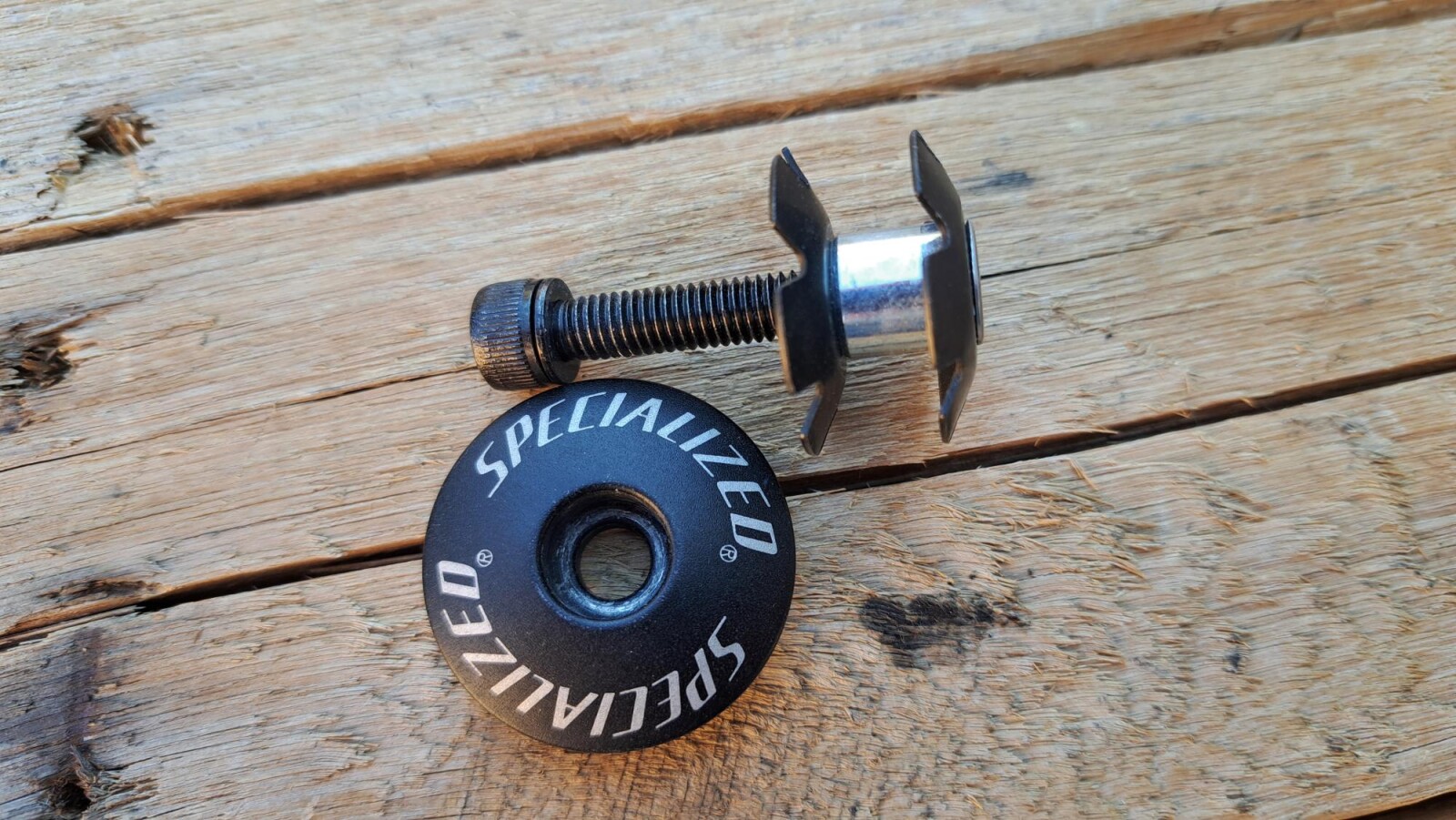 Specialized decal stem top cap | Headsets & Spacers | Bike Hub