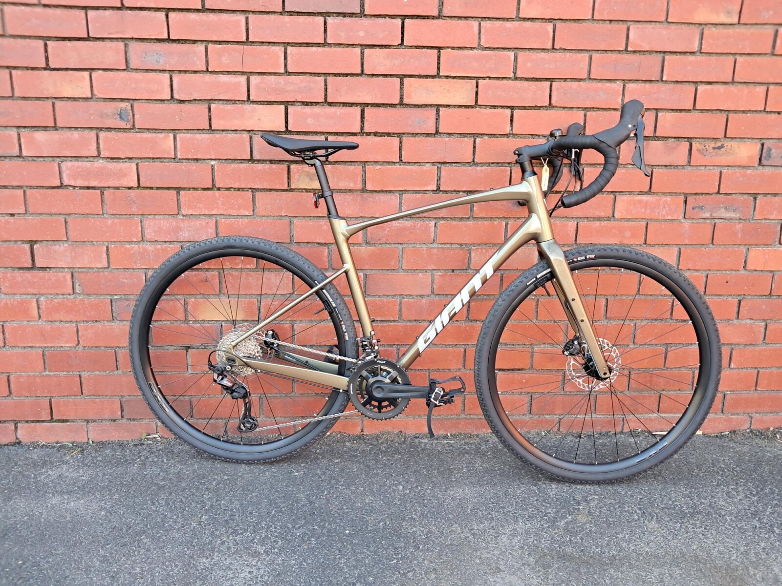 Giant Revolt 0 Pyrite Brown | Gravel Bikes | Bike Hub