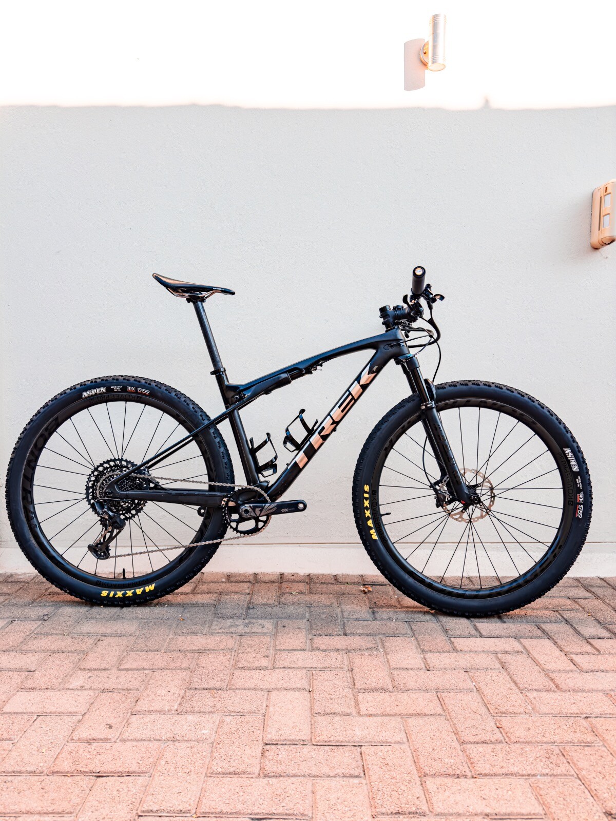 Trek Supercaliber 9.8 (L) | Dual Suspension Mountain Bikes | Bike Hub