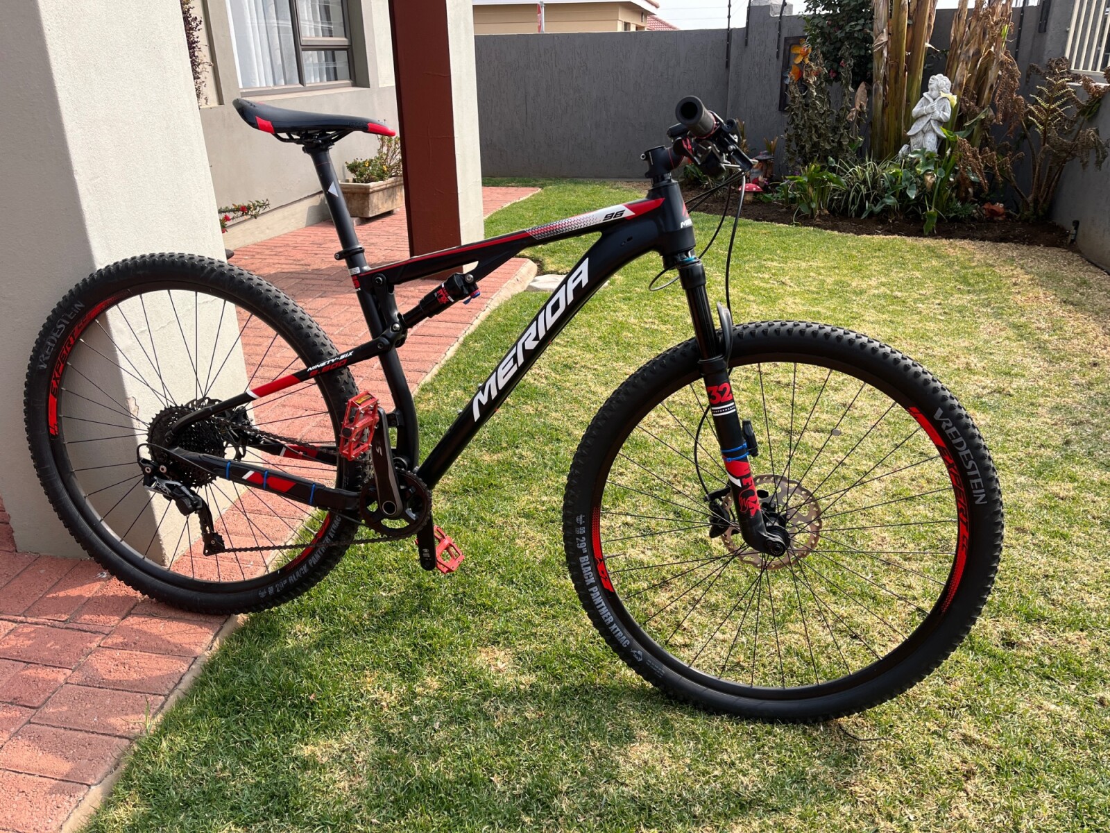 Merida 96 9.800 MTB | Dual Suspension Mountain Bikes | Bike Hub