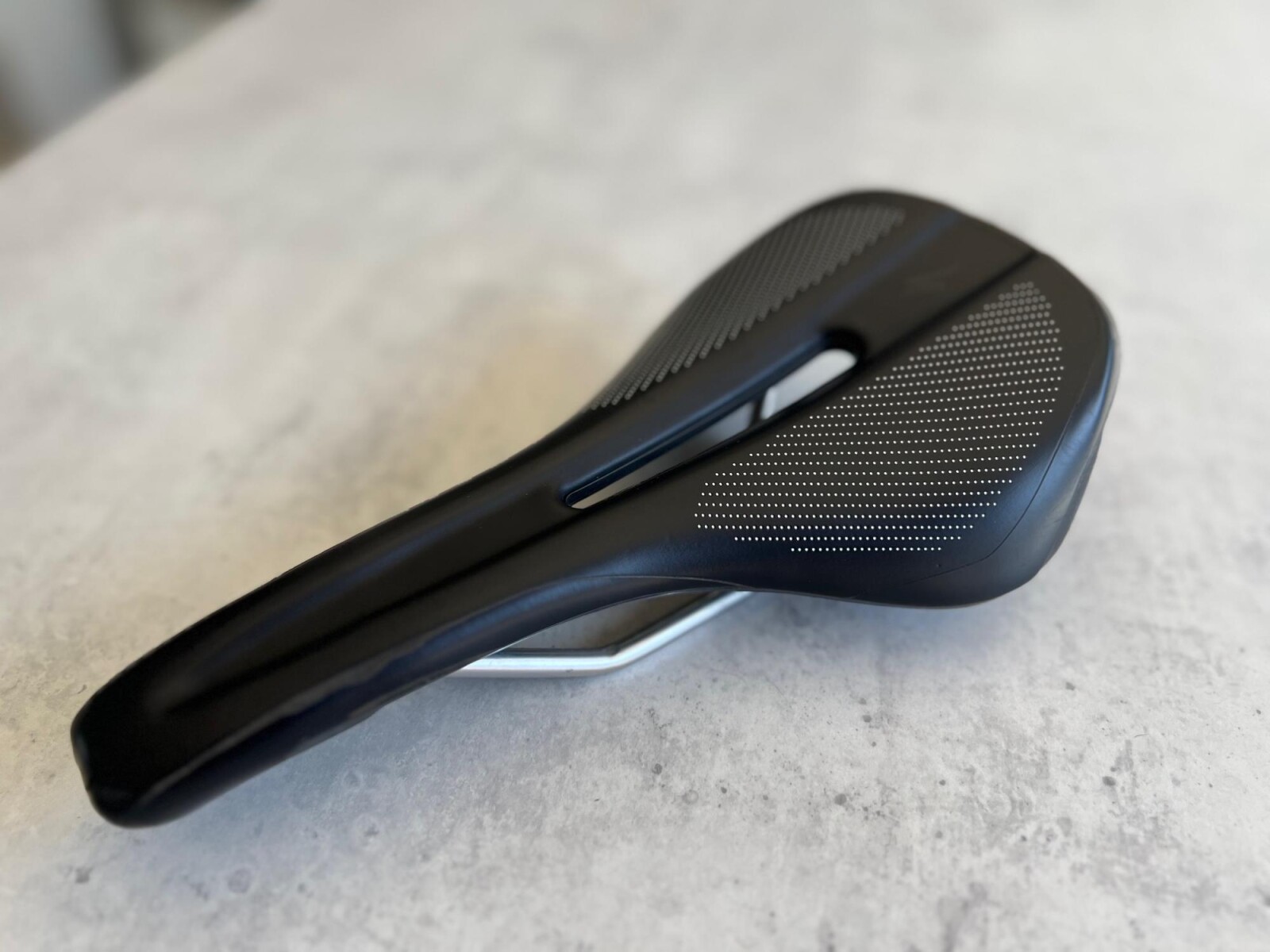 Specialized Phenom Saddle 143mm | Saddles | Bike Hub