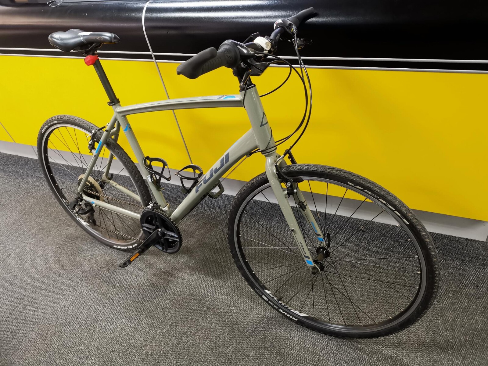 Fuji Absolute Two.3 21 Speed Bicycle 21 Inch Frame | Gravel Bikes ...