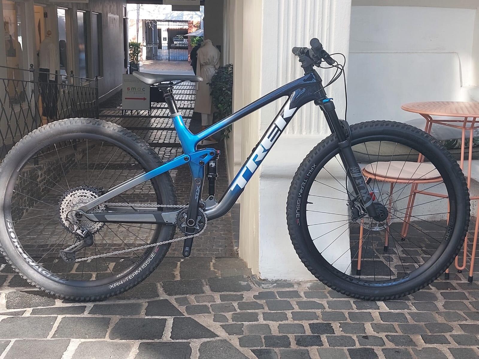 2024 Trek Top Fuel 9.7 M/L | Dual Suspension Mountain Bikes | Bike Hub