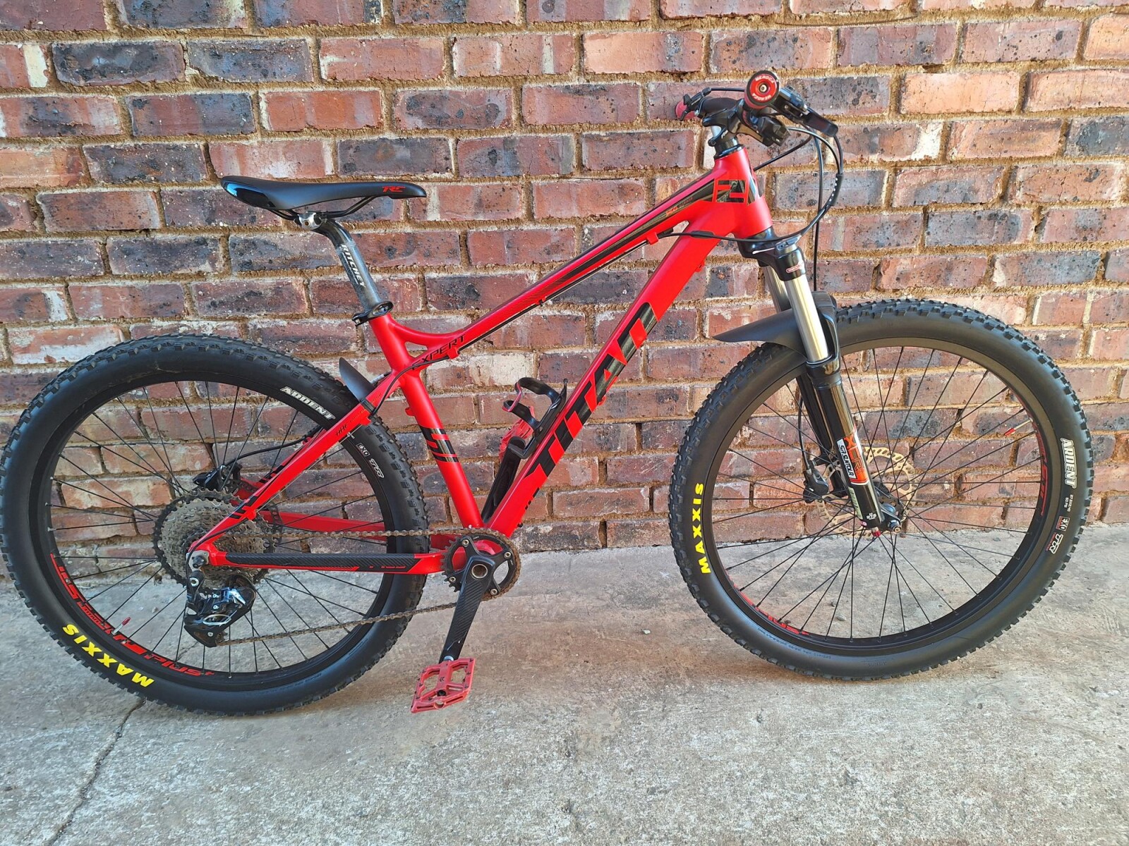 Titan Expert Plus | Hardtail Mountain Bikes | Bike Hub