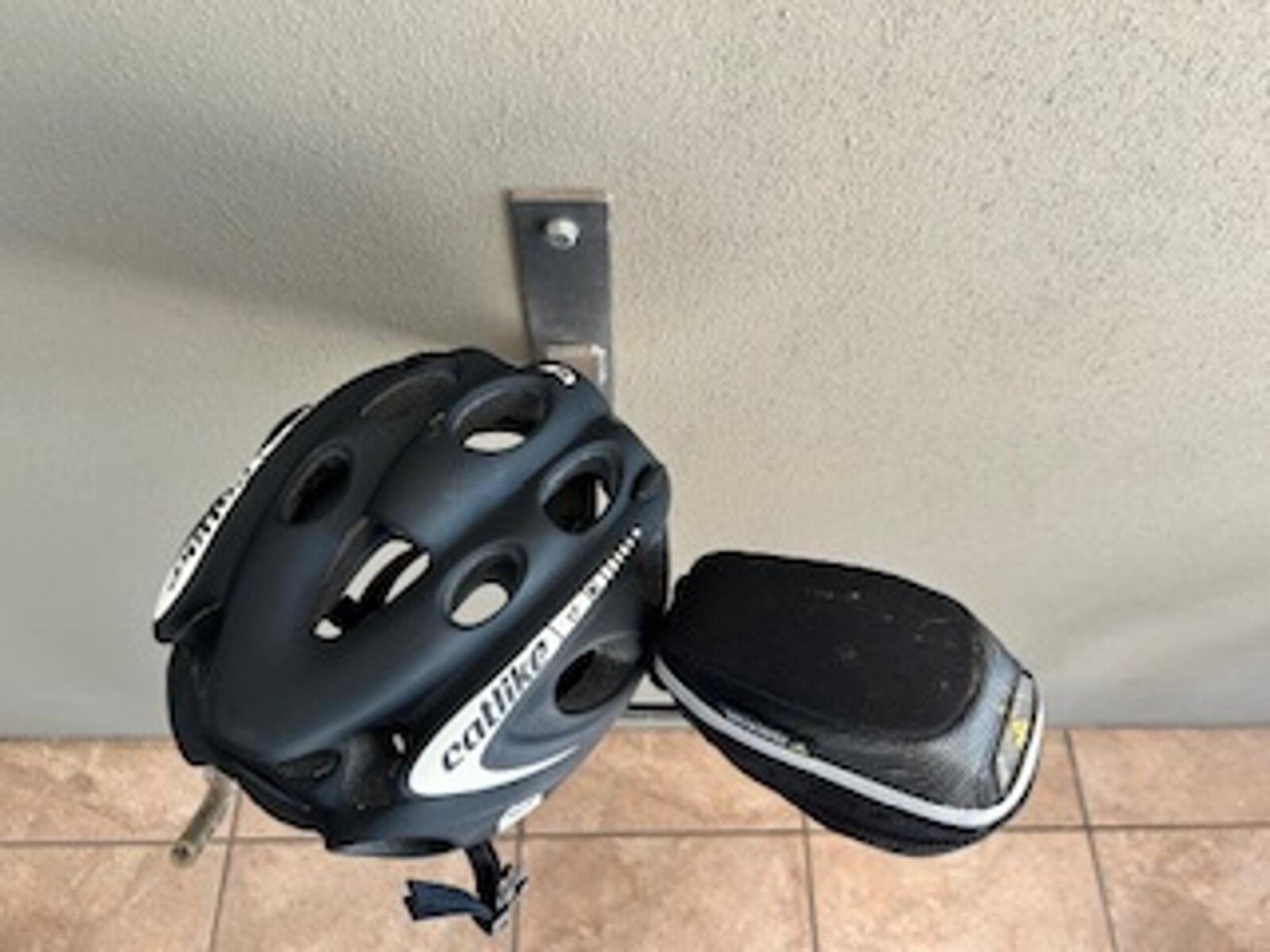 Catlike Helmet & Topeak Toolkit | Helmets | Bike Hub