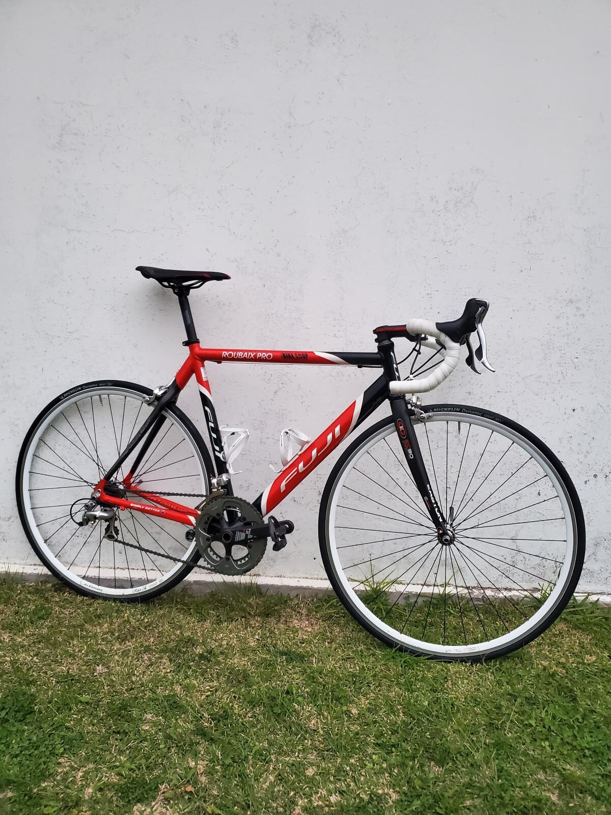 FUJI Roubaix Pro 56cm (Large) Custom built | Road Bikes | Bike Hub