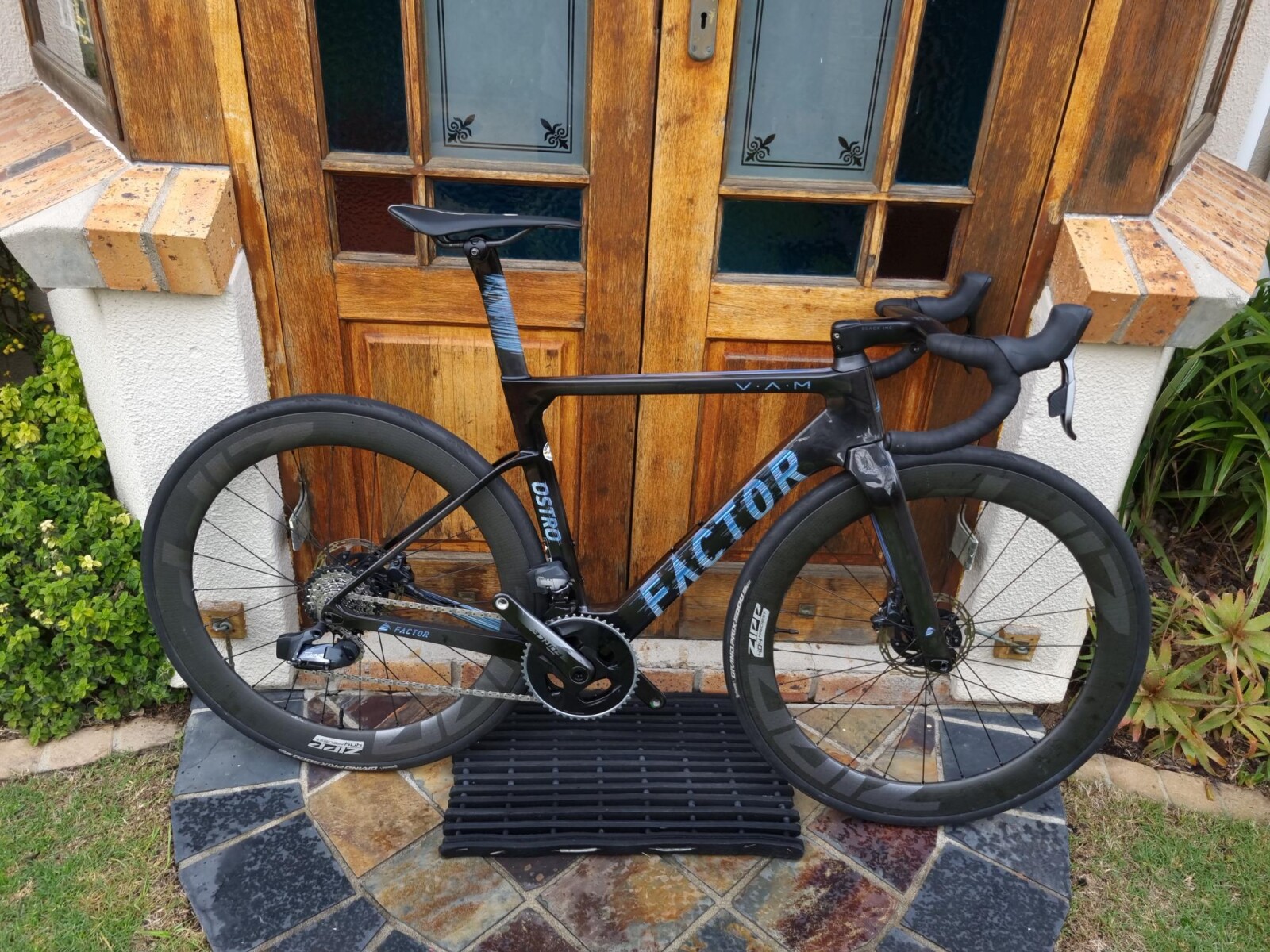 Factor Ostro VAM 2023 | Road Bikes | Bike Hub