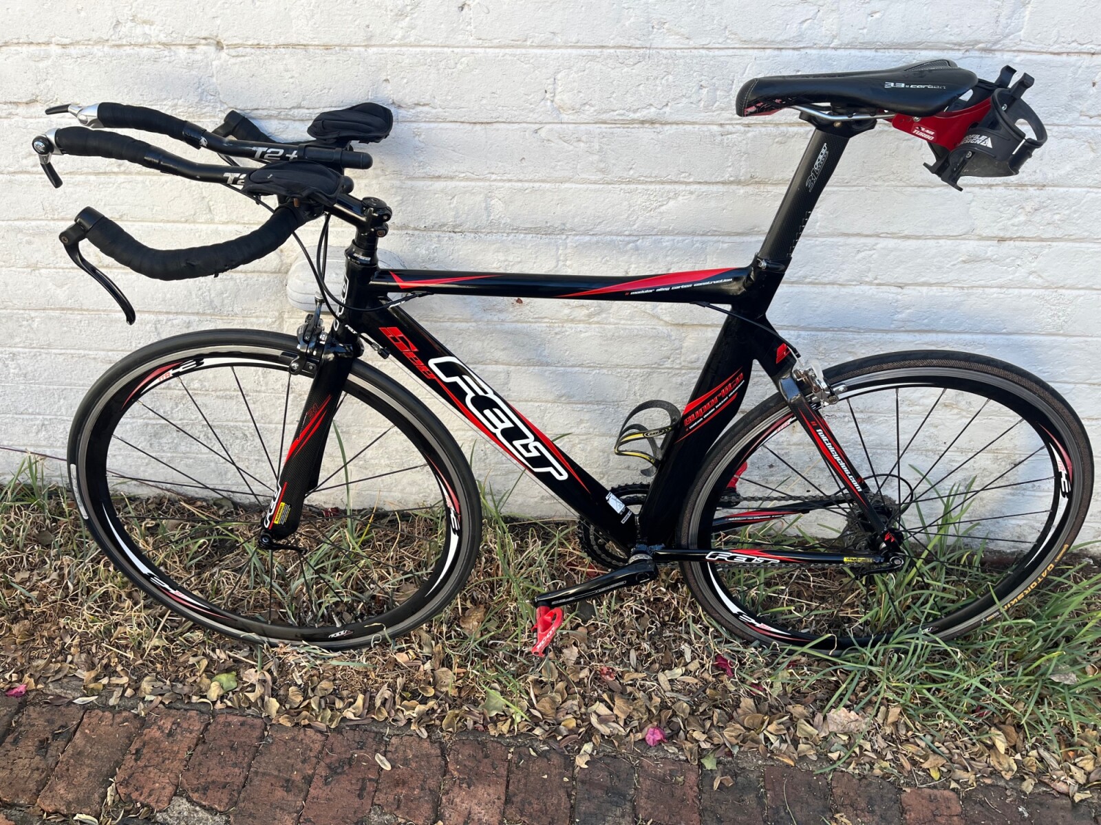 Felt S22 Time trial bike | Triathlon & Time Trial Bikes | Bike Hub