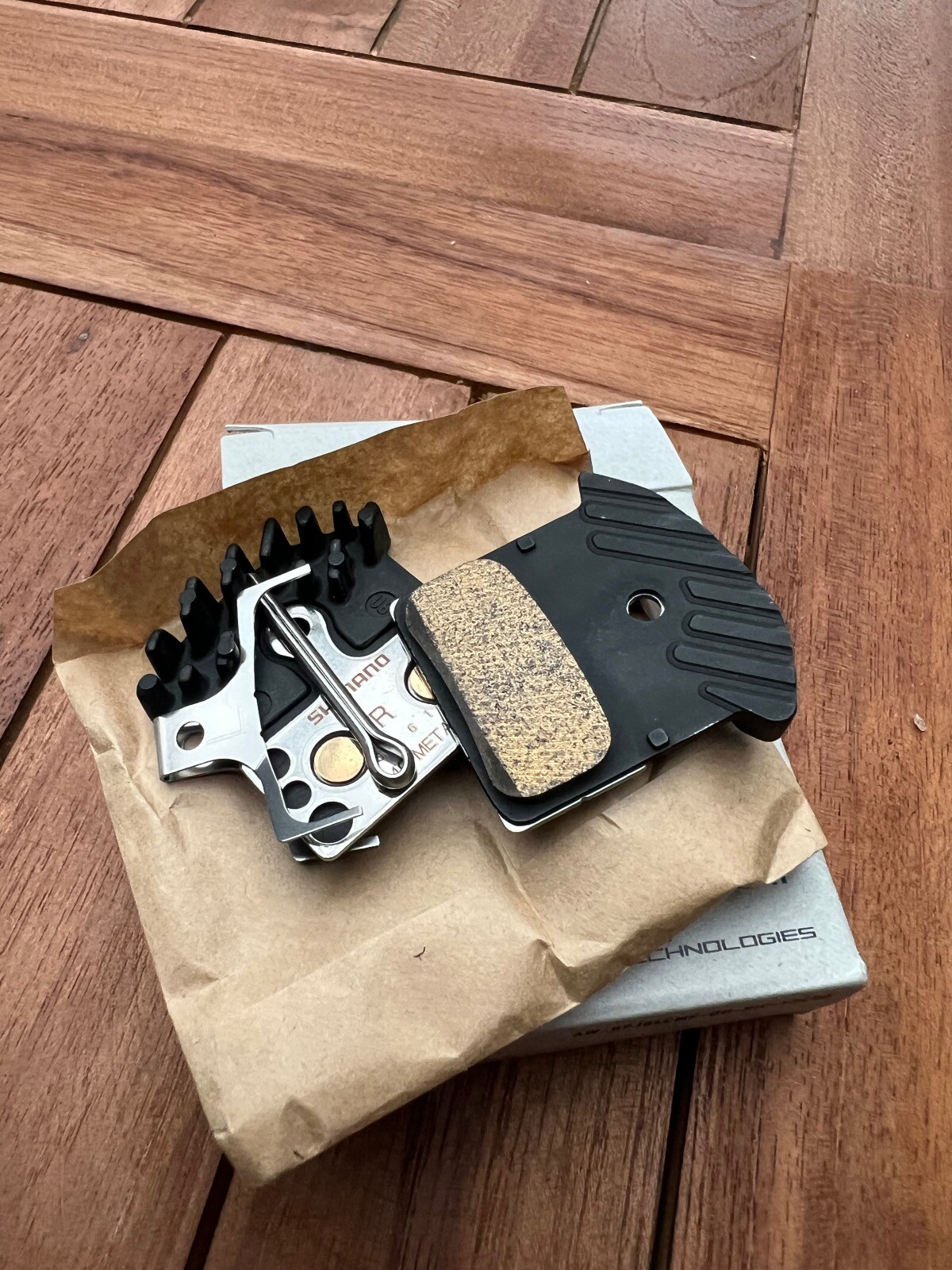 Shimano J04C Metal w/Cooling Fins | Brake Parts & Accessories | Bike Hub