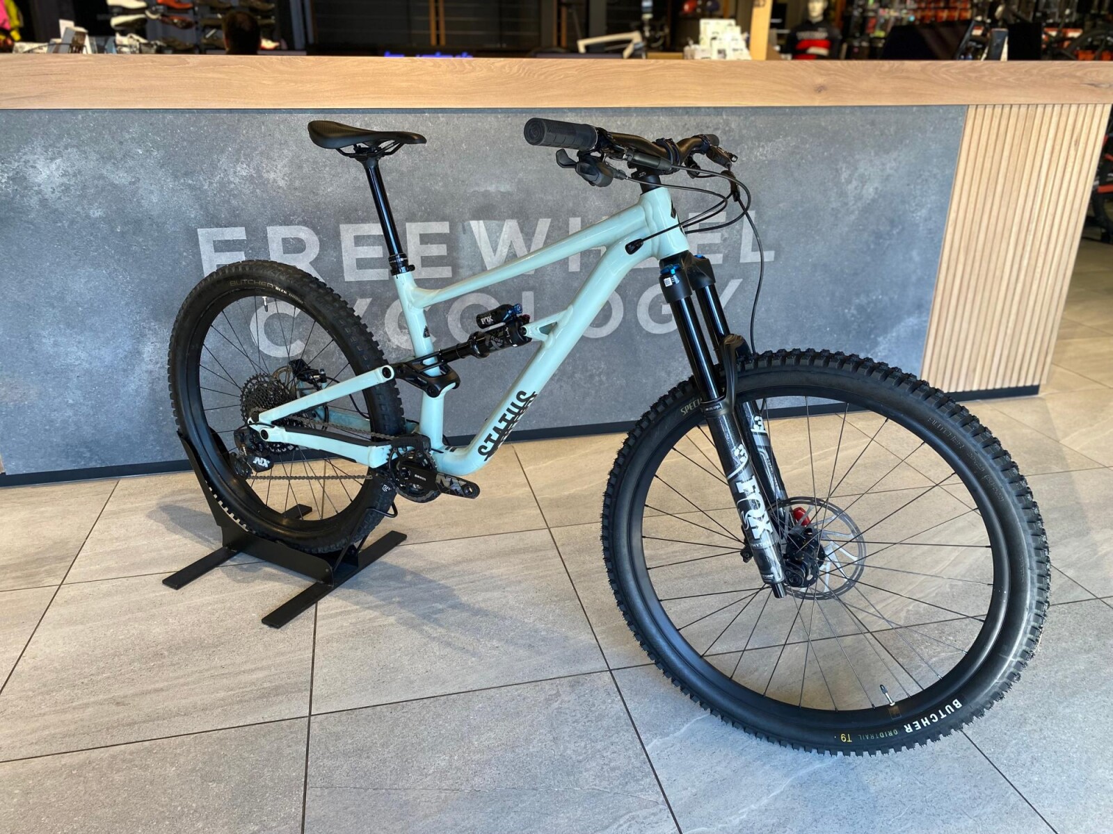 Specialized Status 160 | Dual Suspension Mountain Bikes | Bike Hub