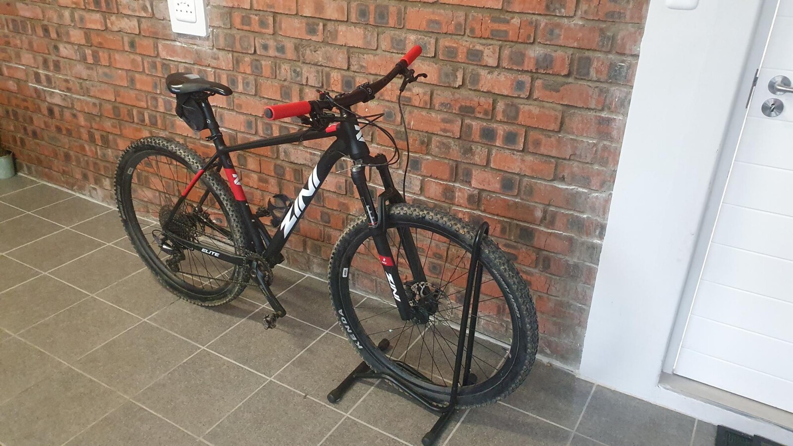 Zini elite Z29 | Hardtail Mountain Bikes | Bike Hub