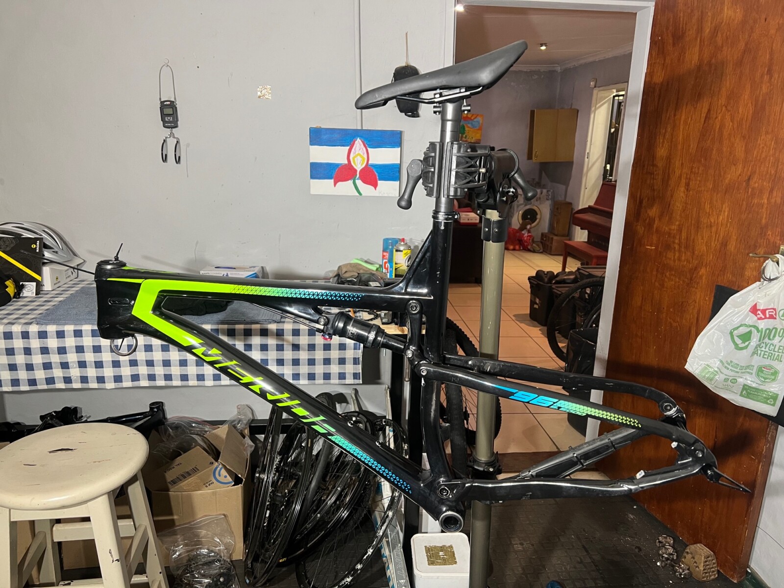 Merida 96 6000 (Cracked) | Dual Suspension Mountain Bike Frames | Bike Hub