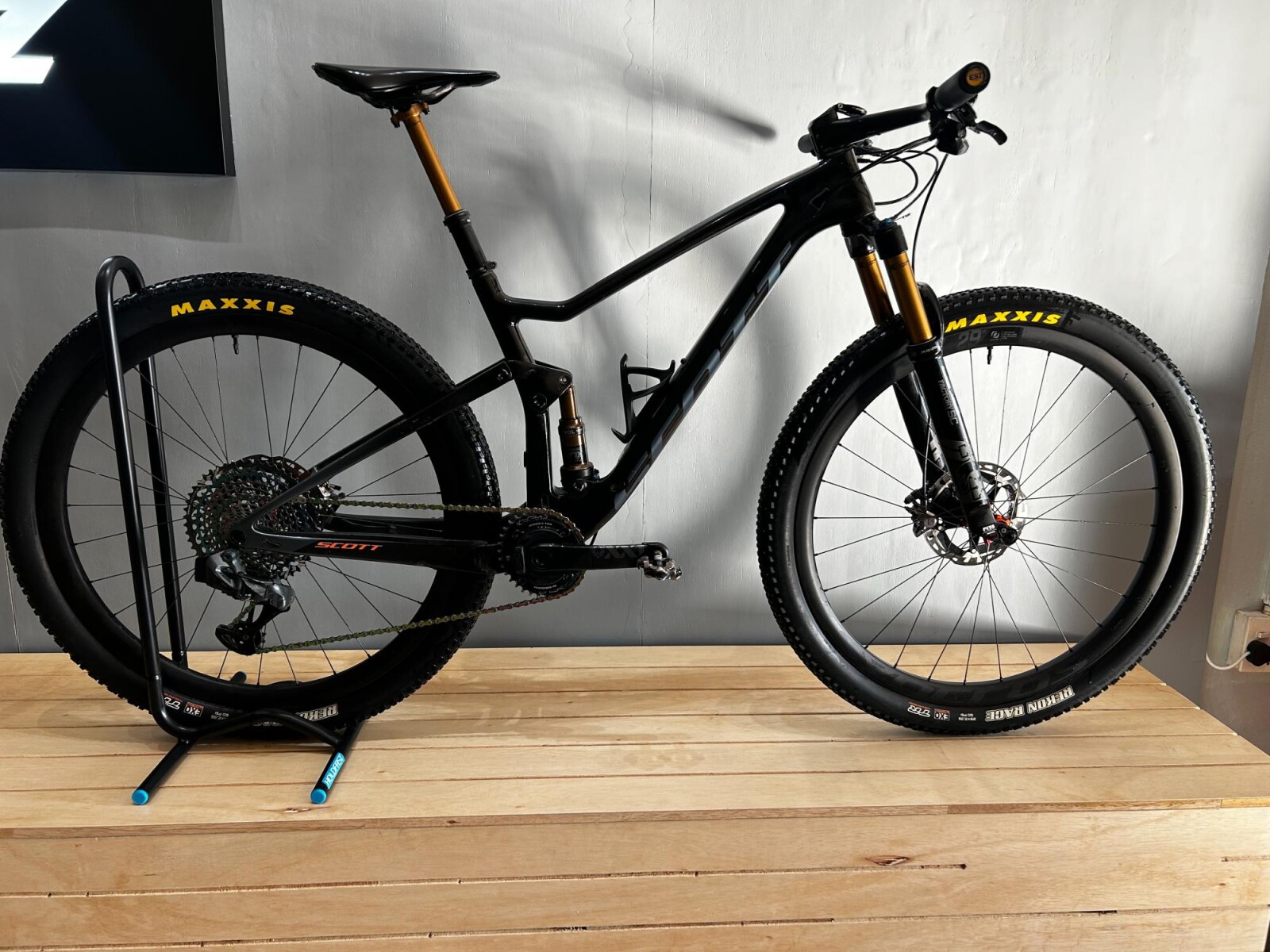 Scott Spark Ultimate - Medium | Dual Suspension Mountain Bikes | Bike Hub