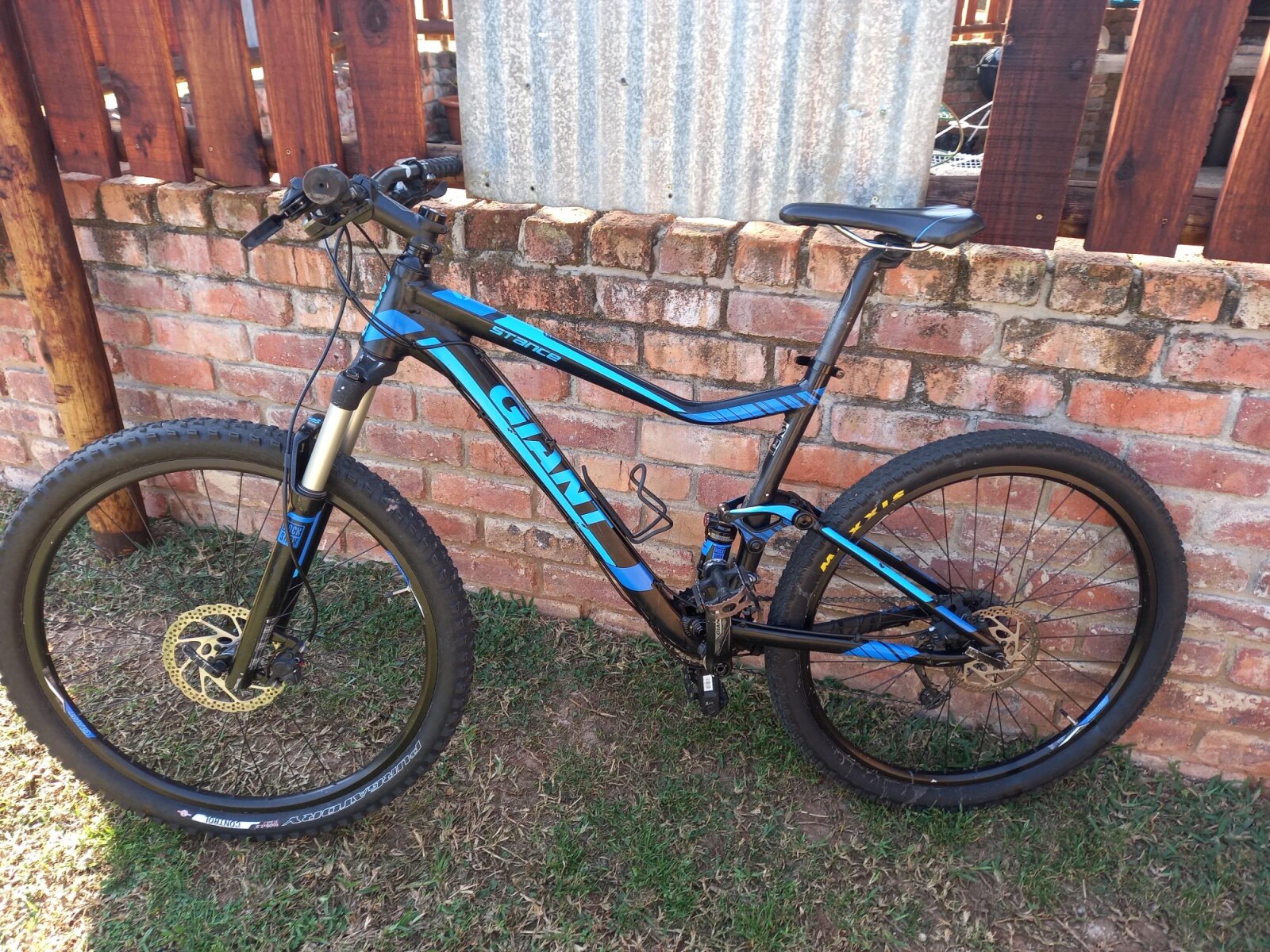 GIANT STANCE 2 | Dual Suspension Mountain Bikes | Bike Hub