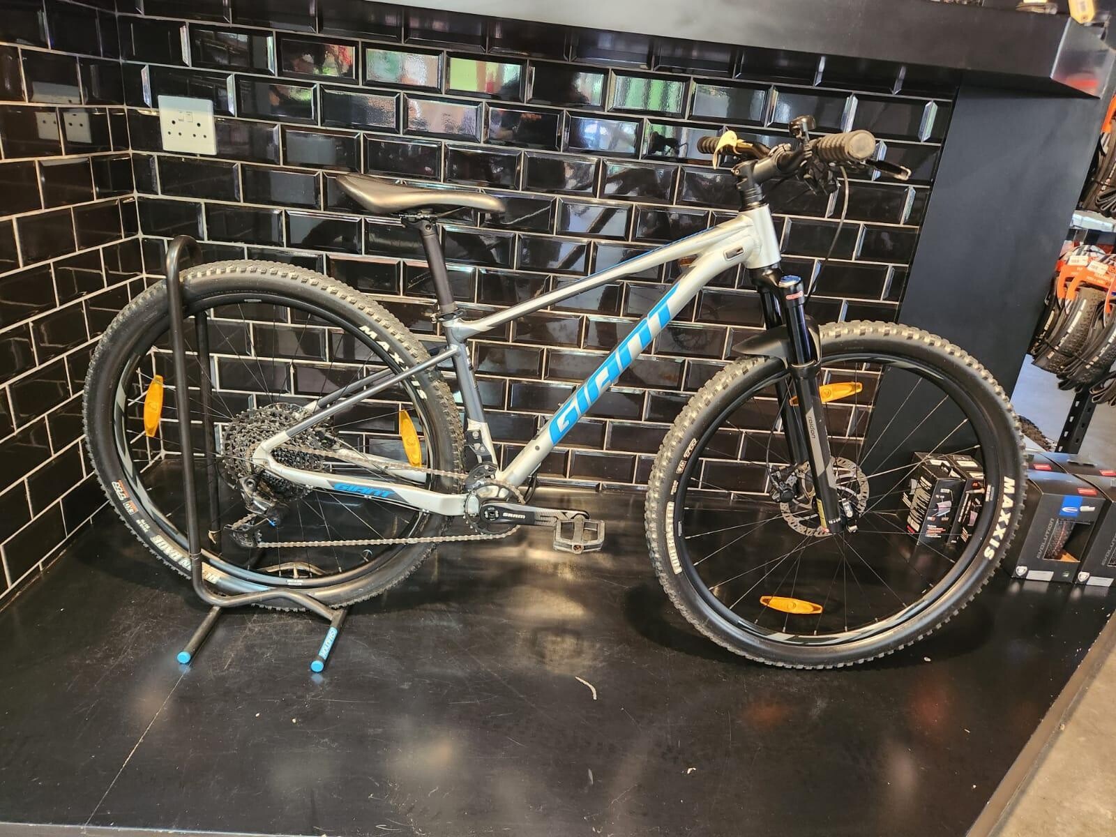 Giant Fathom 2 29" (S) | Hardtail Mountain Bikes | Bike Hub