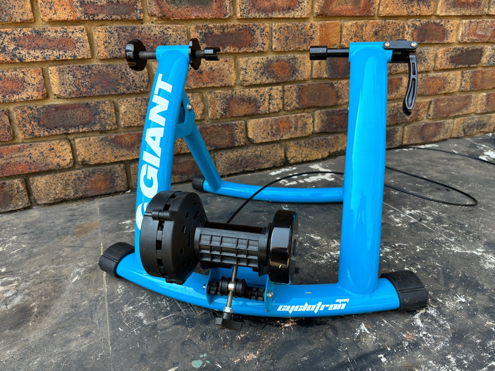 Giant Cyclotron indoor magnetic trainer | Indoor Trainers & Accessories ...