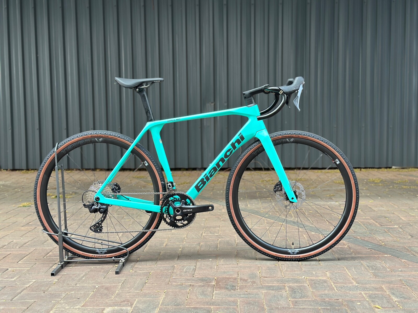 2024 Bianchi Impulso Pro (GRX820|Carbon wheels) | Gravel Bikes | Bike Hub