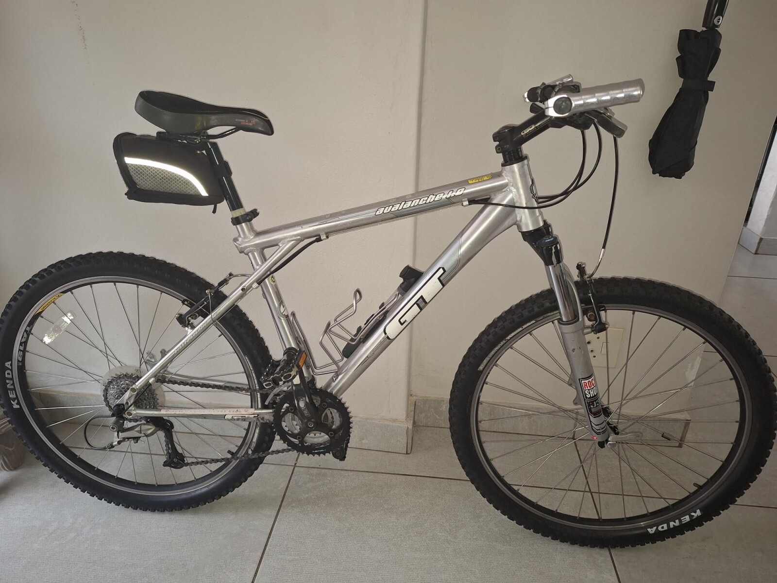 GT MTB Avananche 6061 | Hardtail Mountain Bikes | Bike Hub