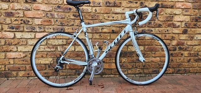 Scott Speedster S20 | Road Bikes | Bike Hub