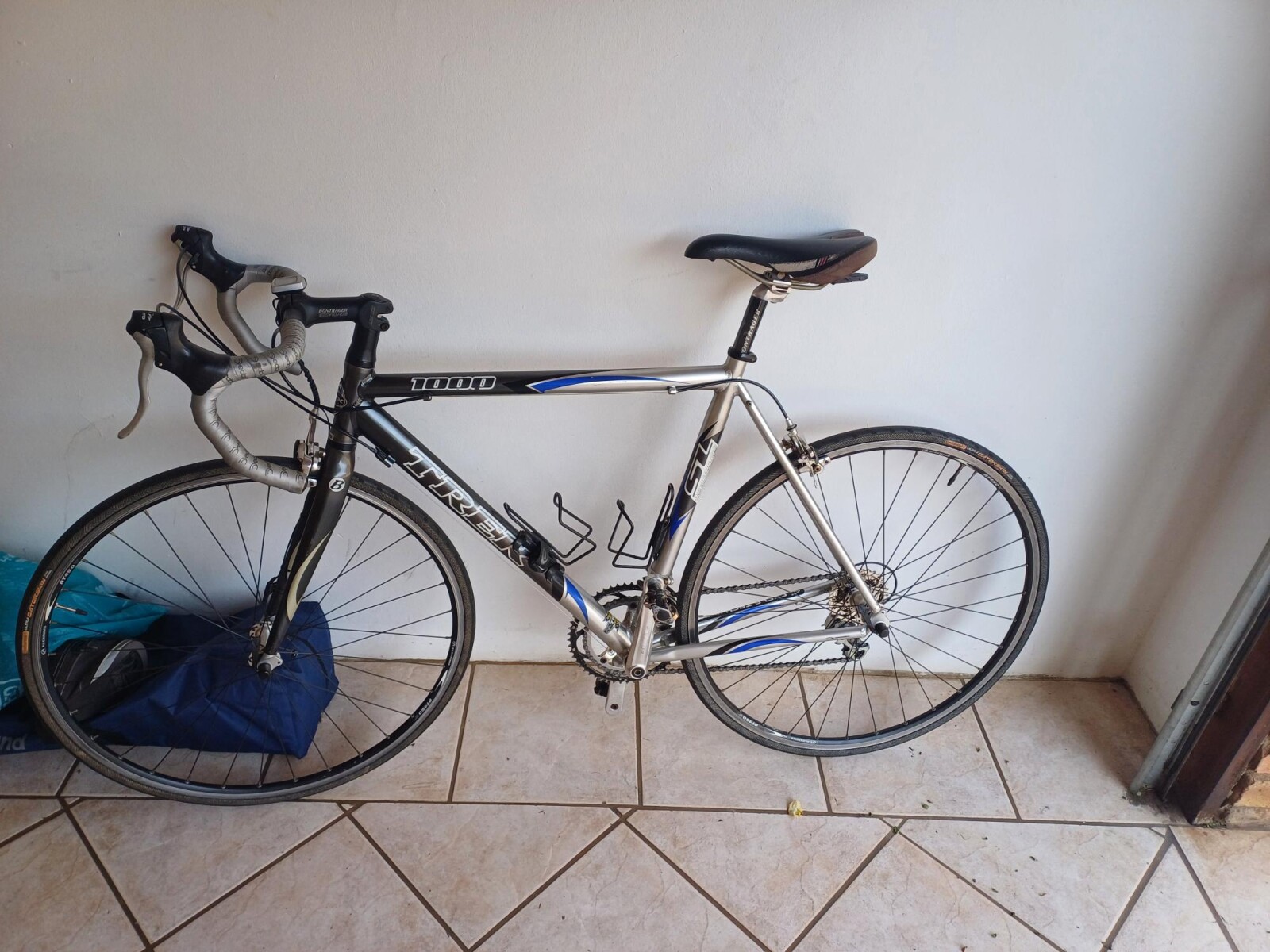 Trek 1000 SL Large Road Bicycle with Trainer | Road Bikes | Bike Hub