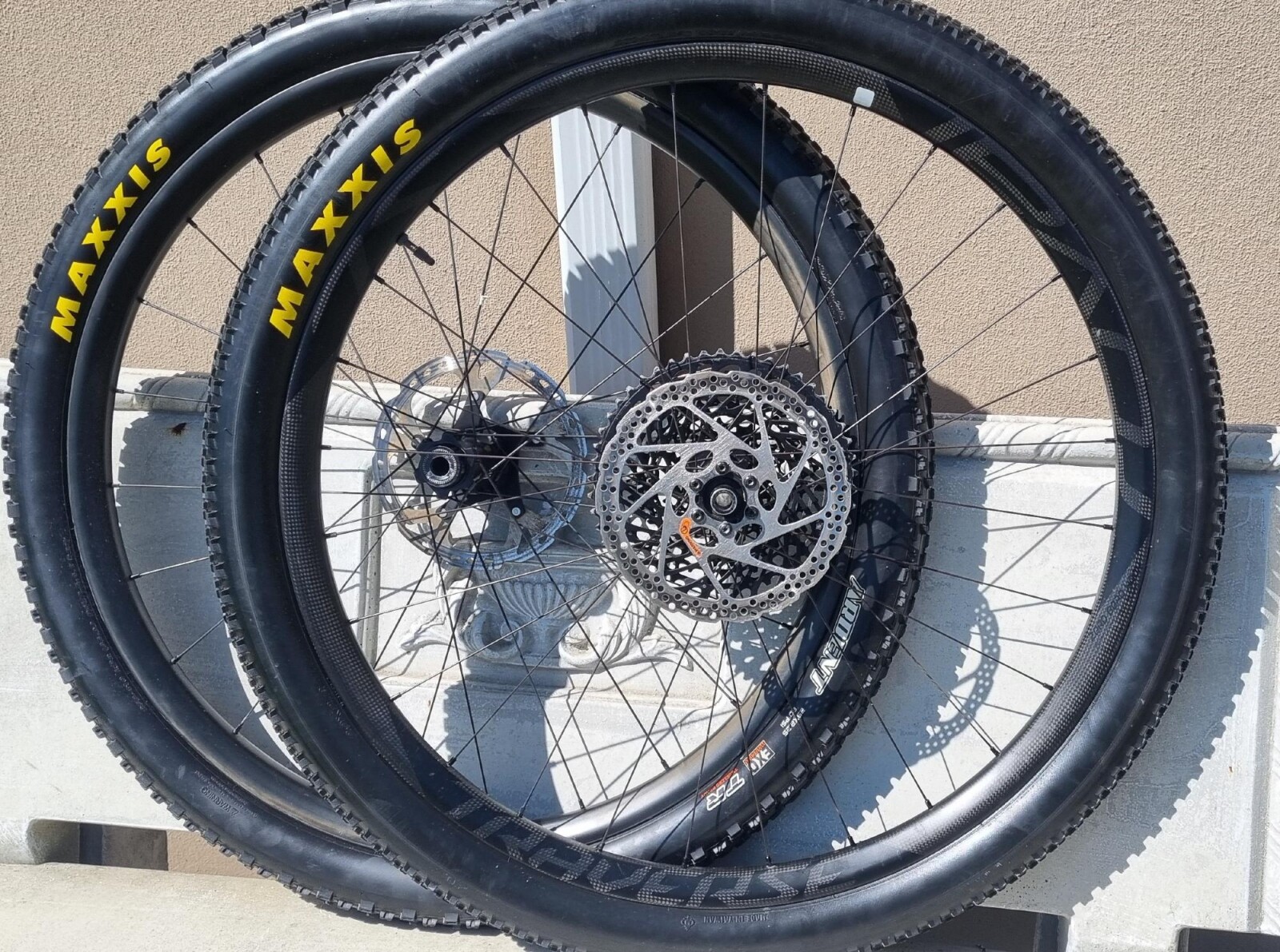 Roval Traverse SL Carbon 29_ 30mm internal | Mountain Bike Wheels ...