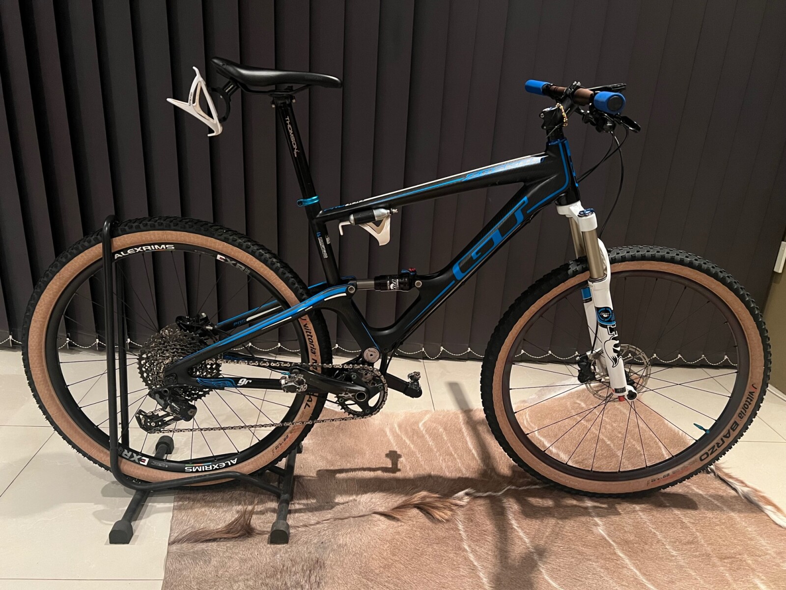 Zascar GT Carbon L frame | Dual Suspension Mountain Bikes | Bike Hub