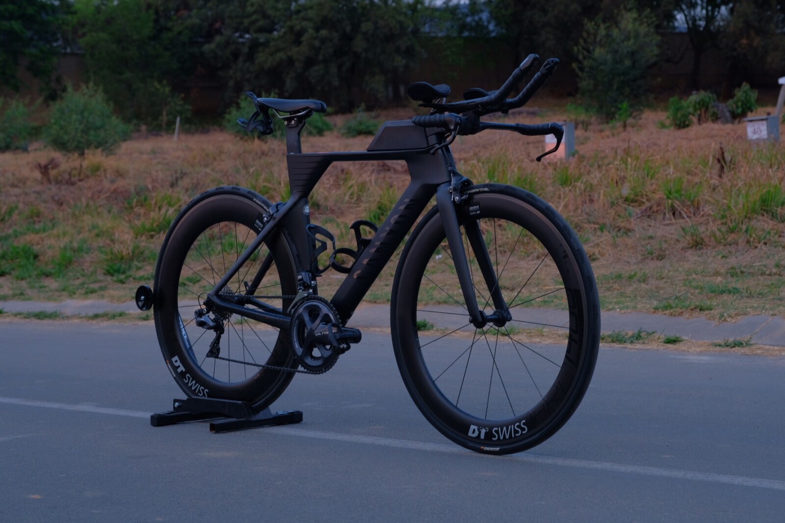 Canyon Speedmax CF 8.0 LTD | Triathlon & Time Trial Bikes | Bike Hub