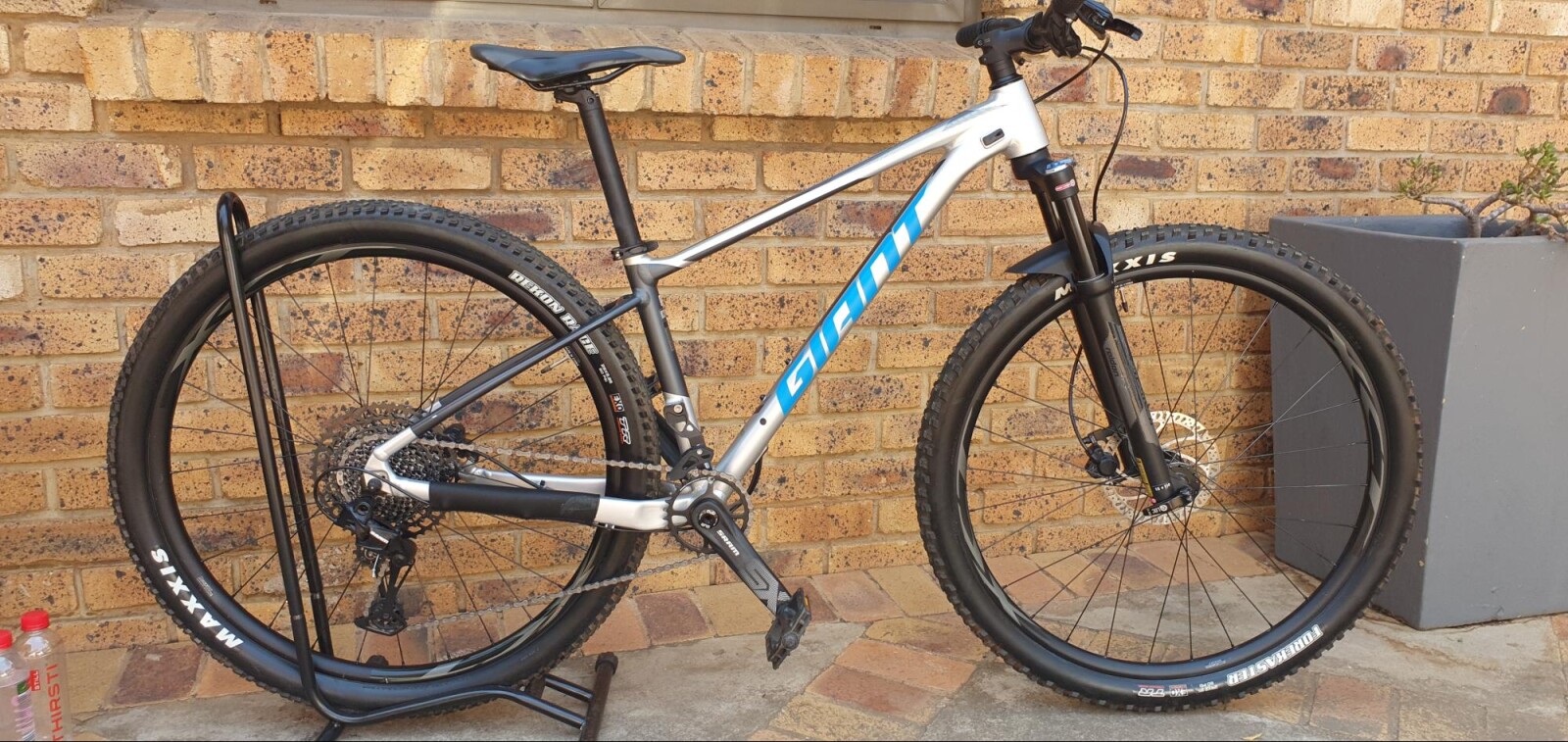 Giant Fathom 29 S | Hardtail Mountain Bikes | Bike Hub