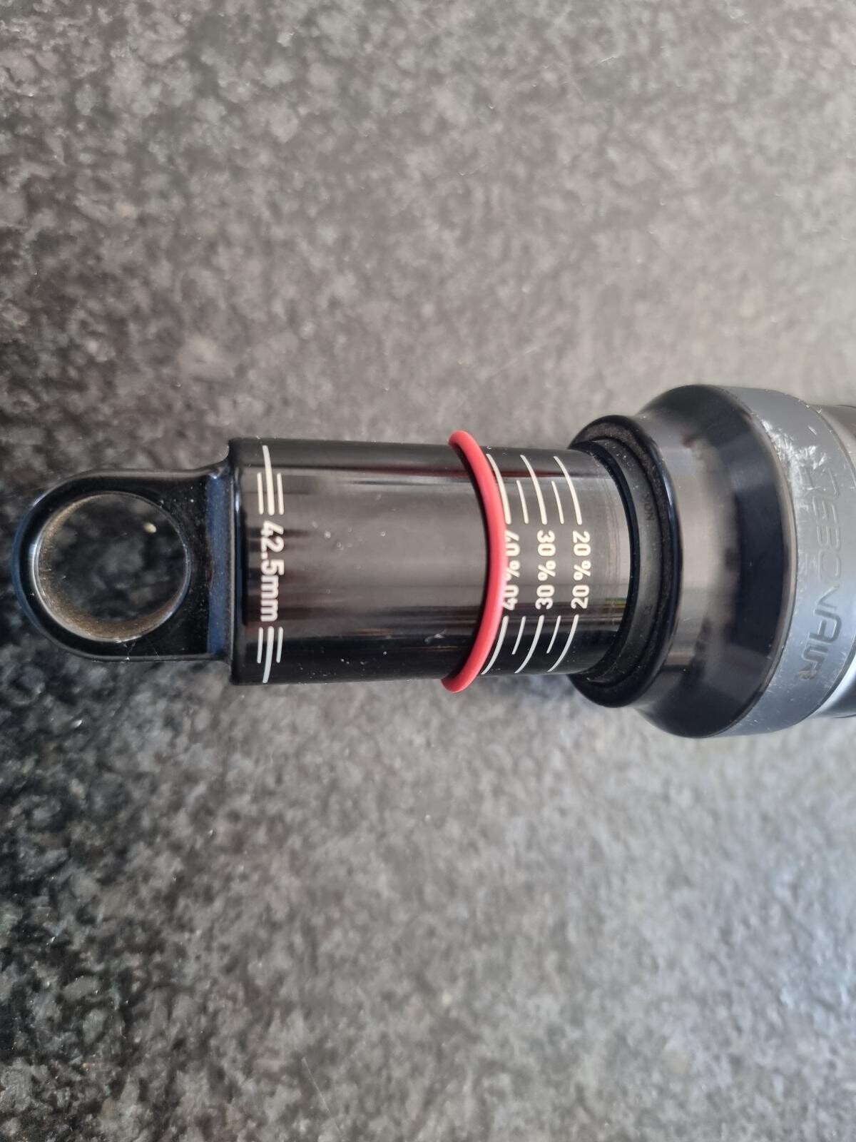Rockshox 2020 Debonair Deluxe trunion 165x42.5 | Rear Shocks | Bike Hub
